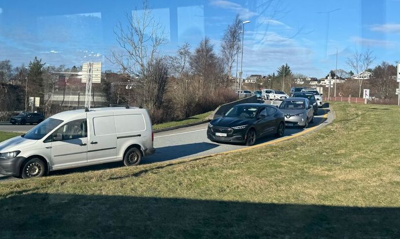 Kø på Frekhaug og Flatøy - strilen.no