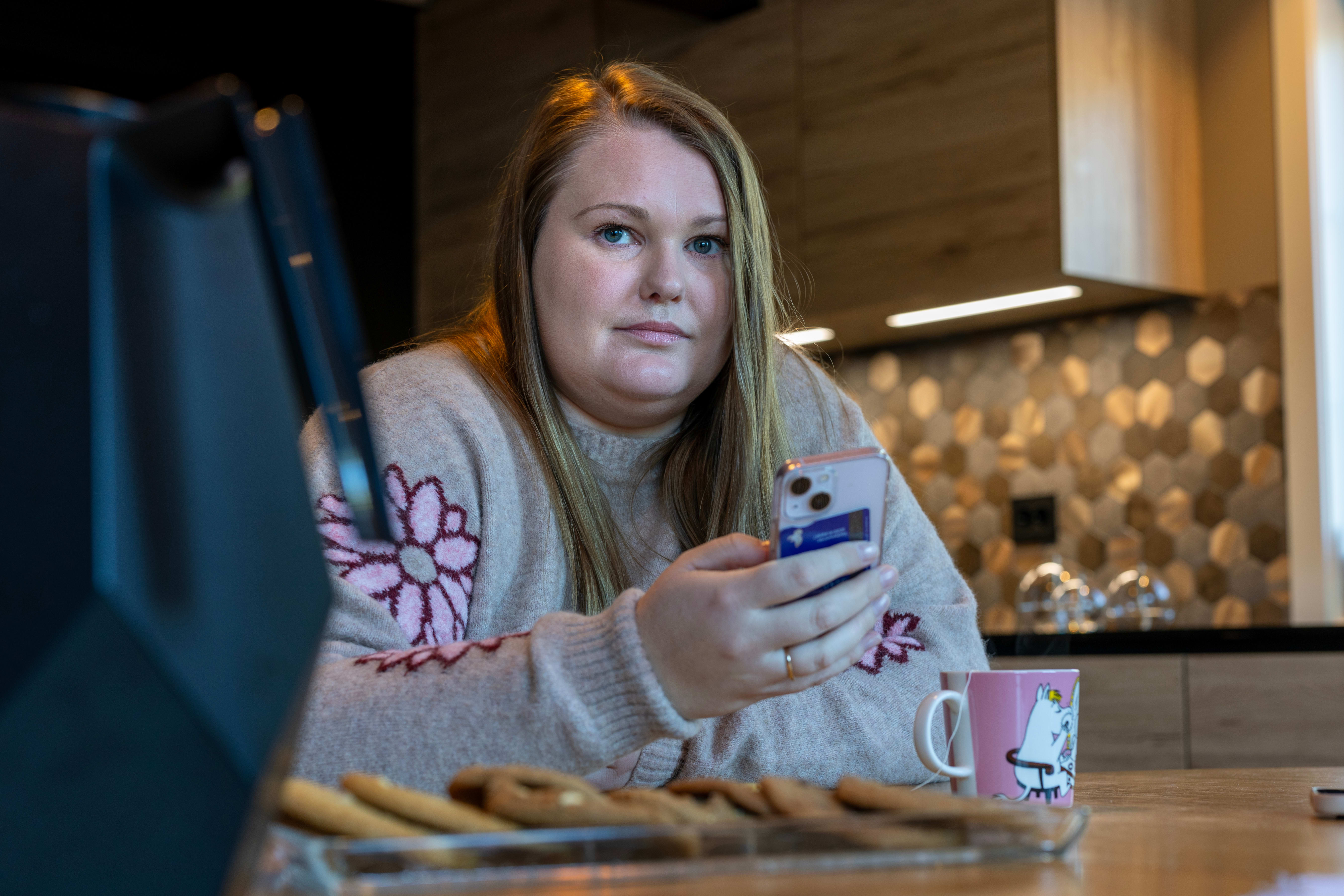 Må ta ulønnet permisjon i åtte måneder: – Hvem har råd til det i dag ...