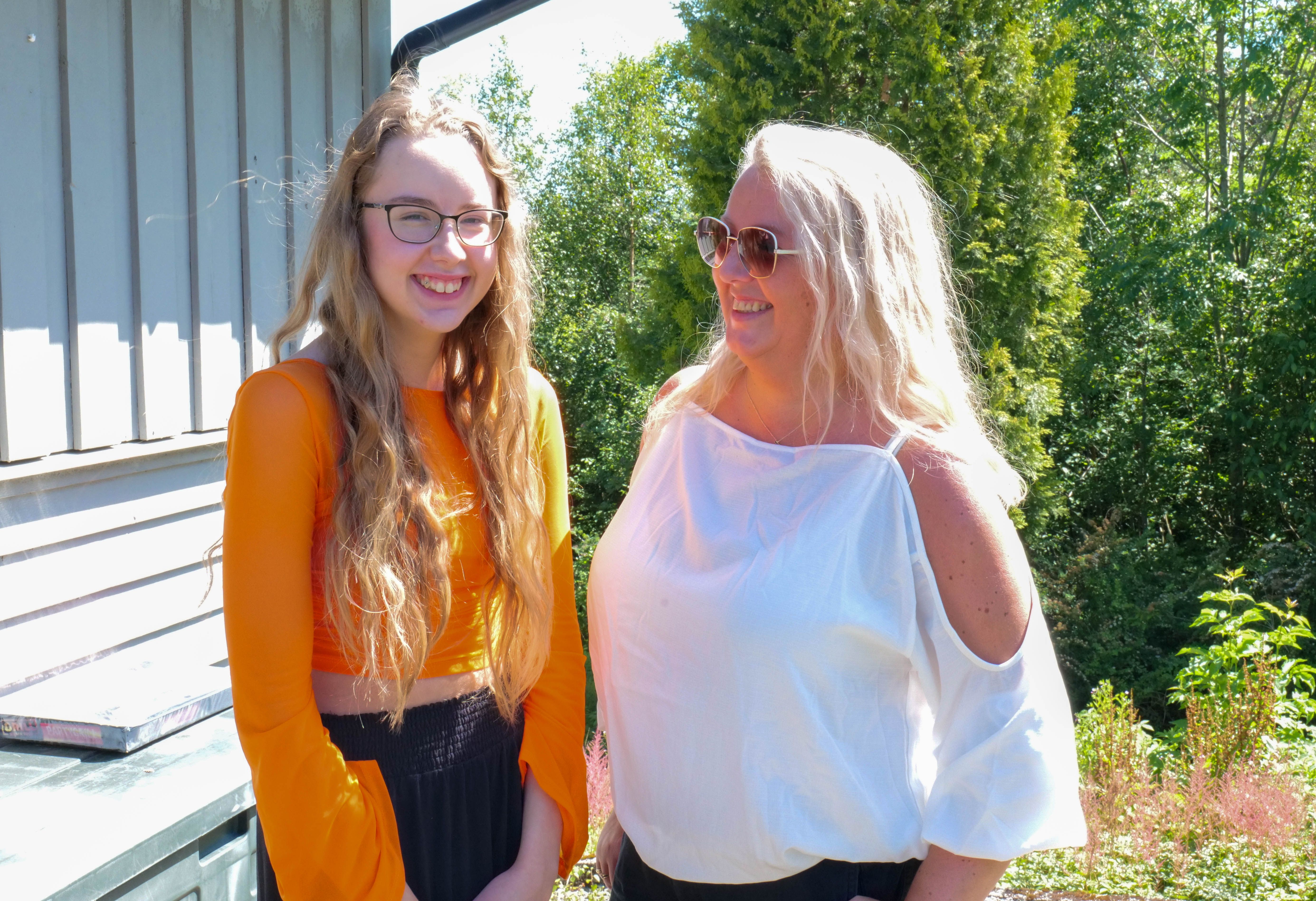 Mor og dotter i politikken: Irene og Hanne Sofie si reise - strilen.no