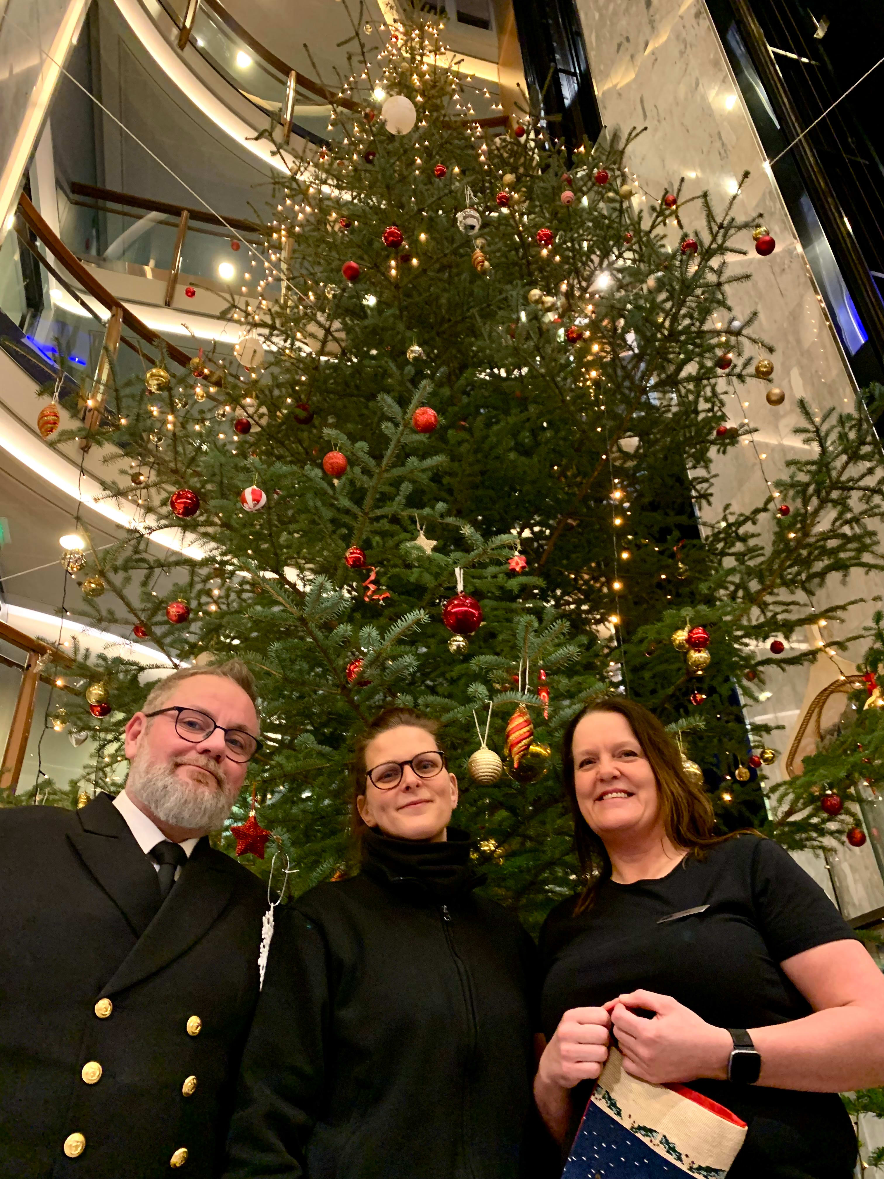 God jul fra brønnøy­værin­gene på hurtig­ruta - banett.no