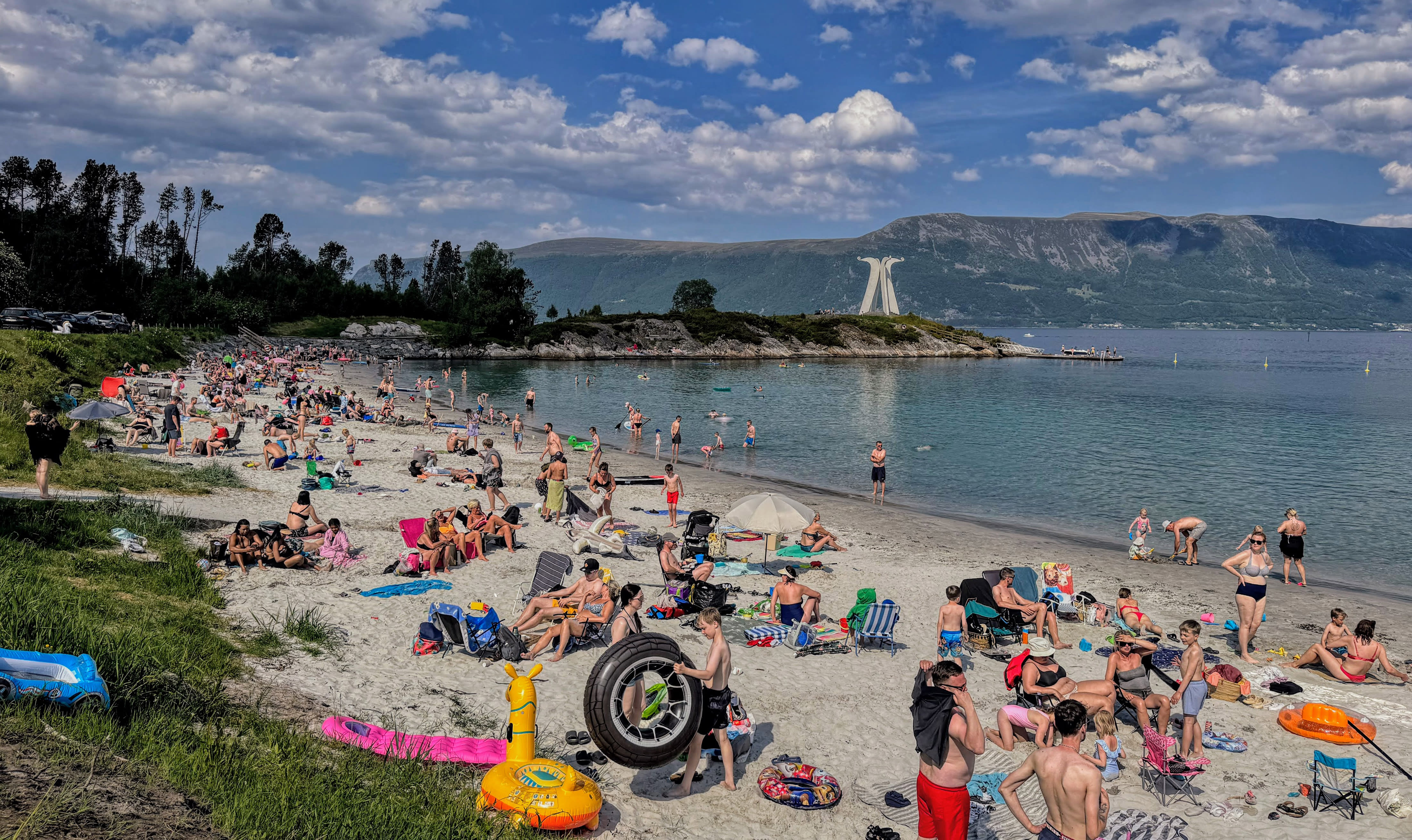 Mange tok turen til stranda søndag – send inn dine bilde - vikebladet.no