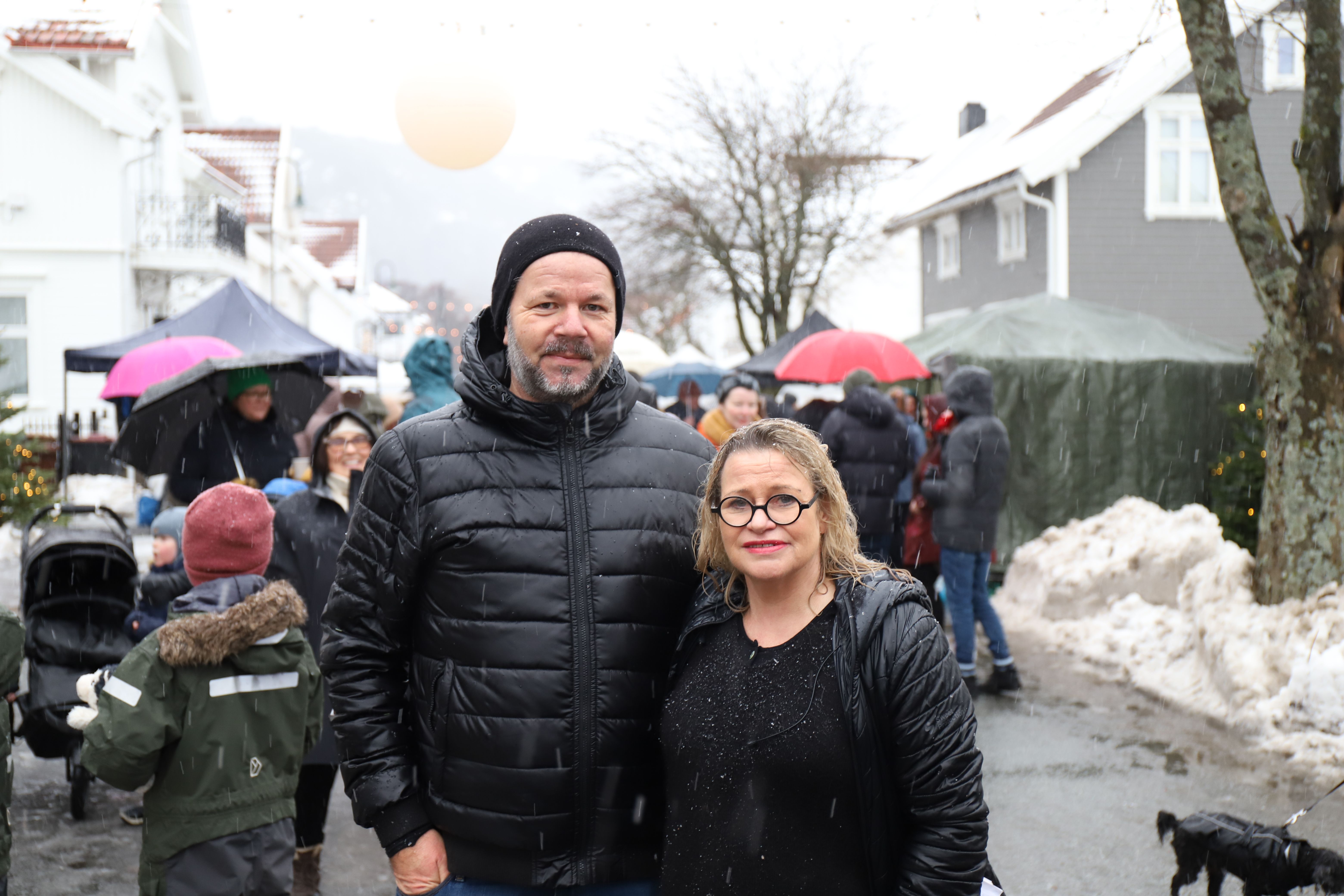 Tros­set sludd og surt vær for tradi­sjo­nelt jule­mar­ked - fvn.no