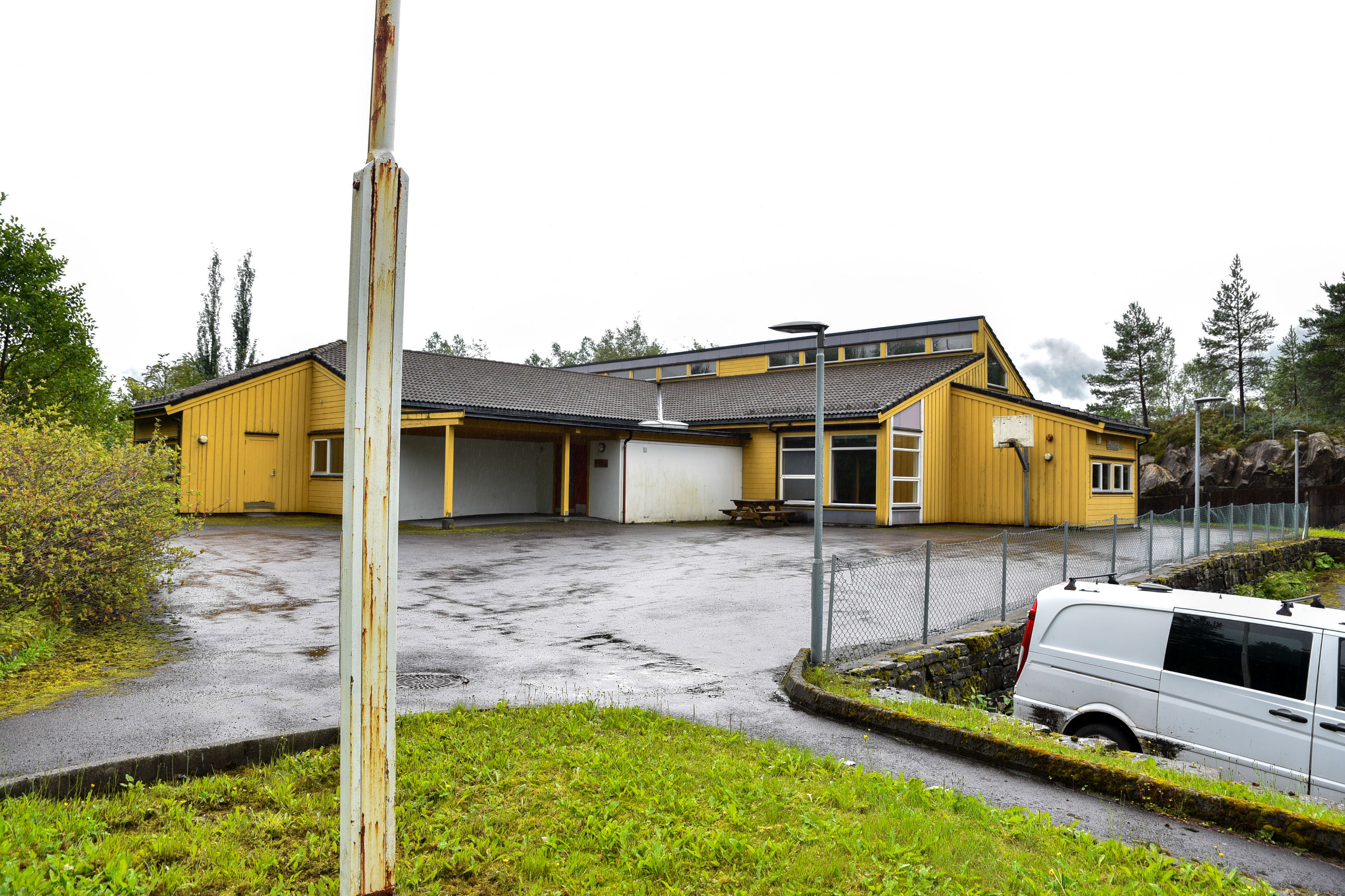 Bruvik skule blir lagt for sal på den opne marknaden - bygdanytt.no