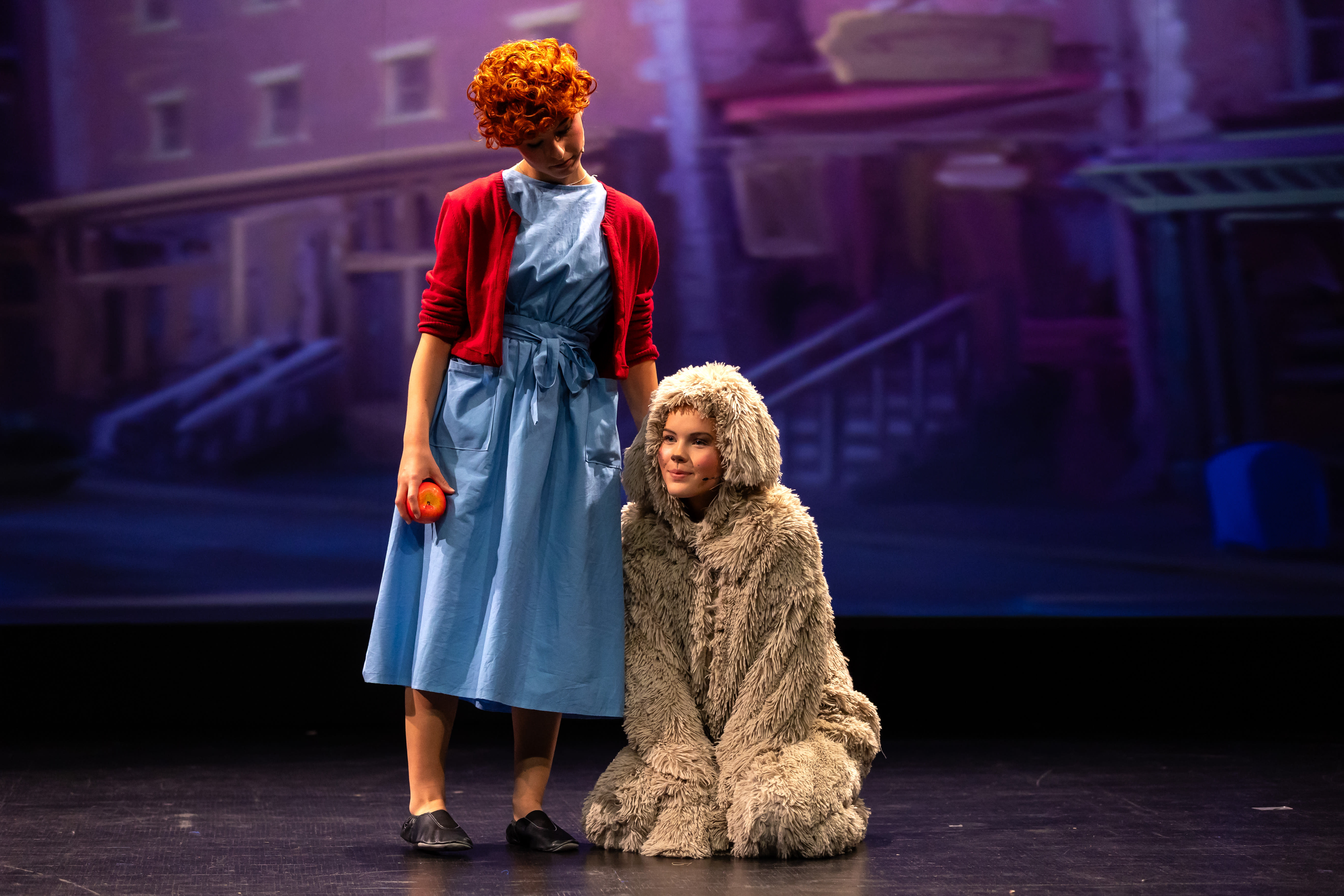 Utsolgt premiere av «Annie Jr.» : – De er så flinke! - agderposten.no