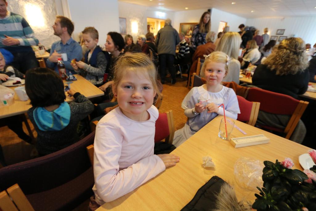 Tjåka fullt på julemesse - l-a.no