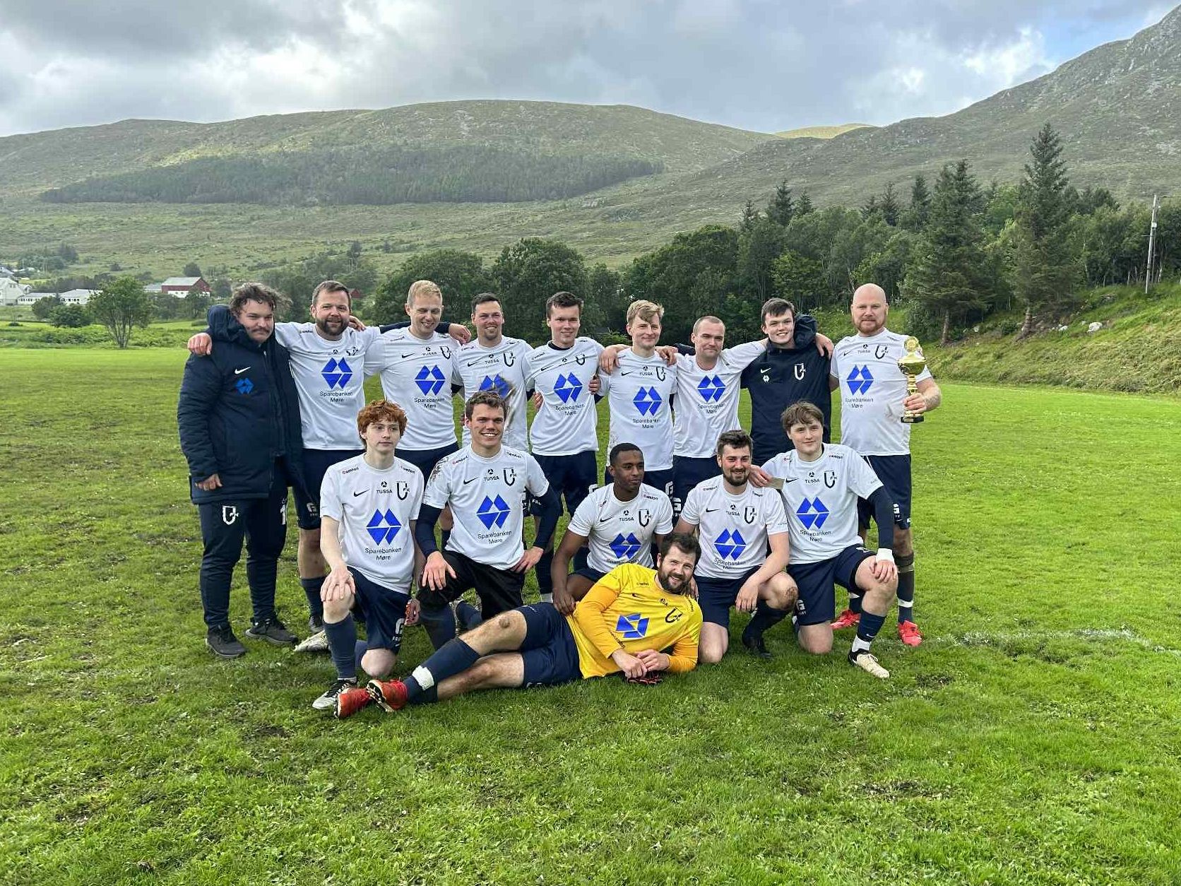 Dei vann årets Sande Cup - vestlandsnytt.no