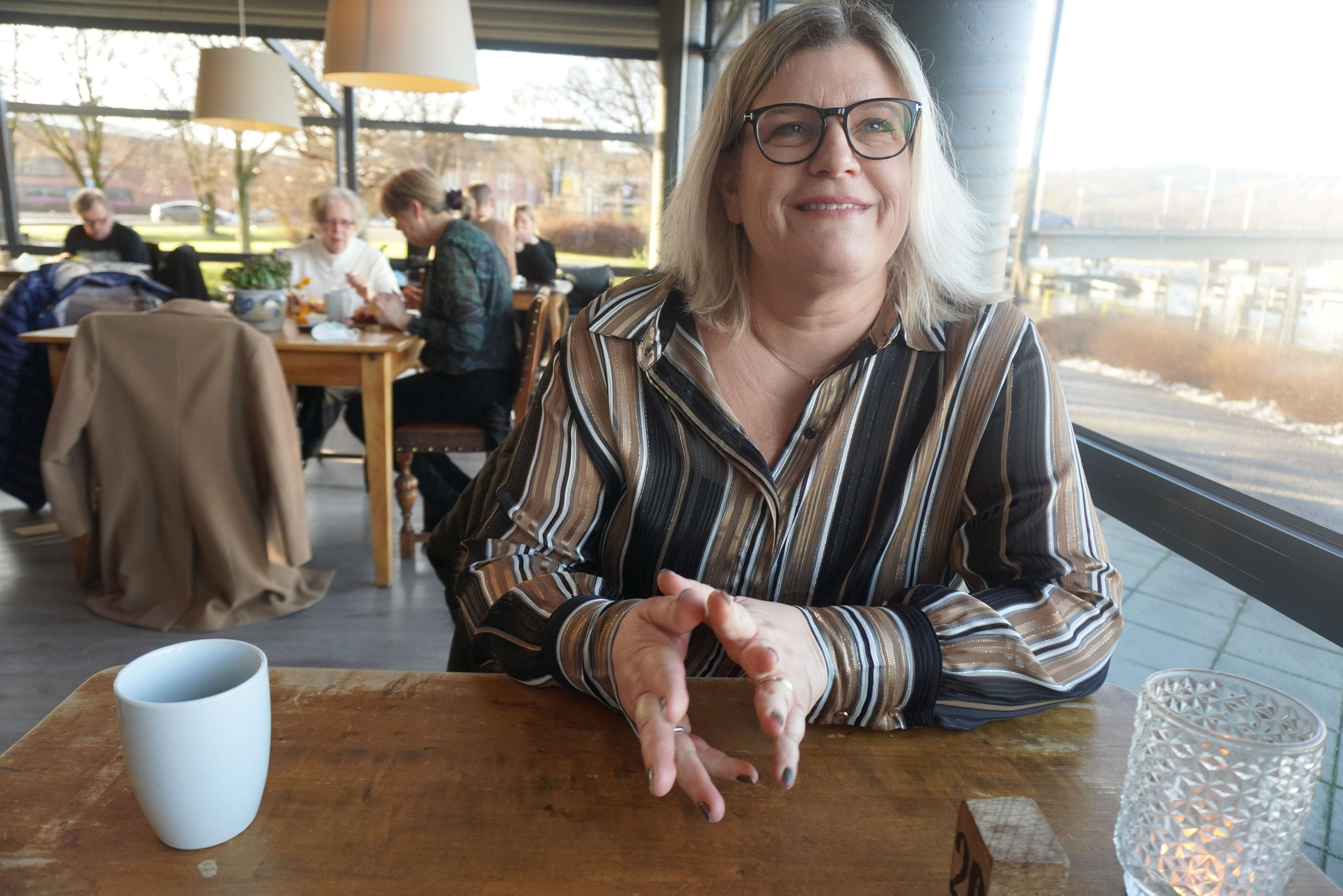 Merete (48) vil ikke jobbe til hun blir 70. Slik sparer hun for å få ...