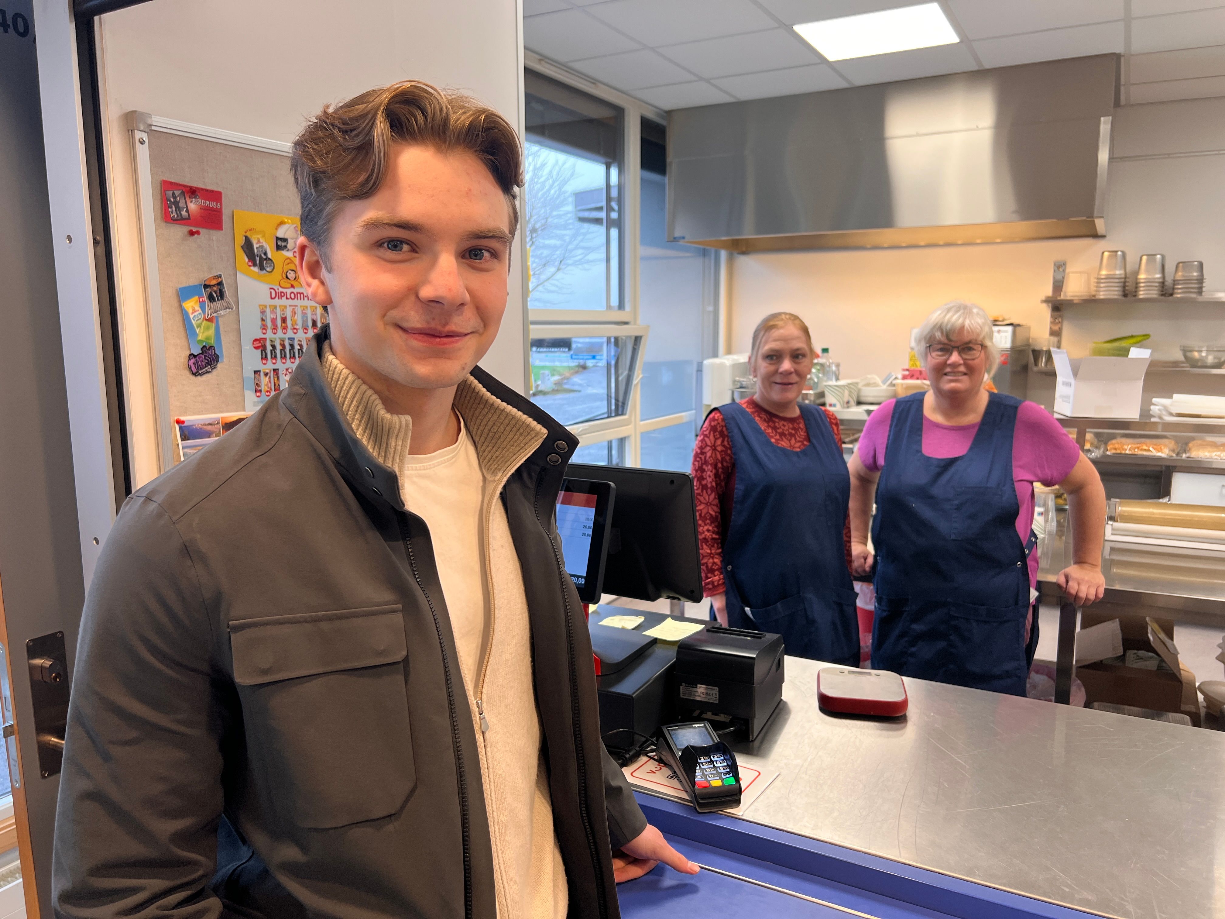 Trugar med å stenge kantina - vikebladet.no