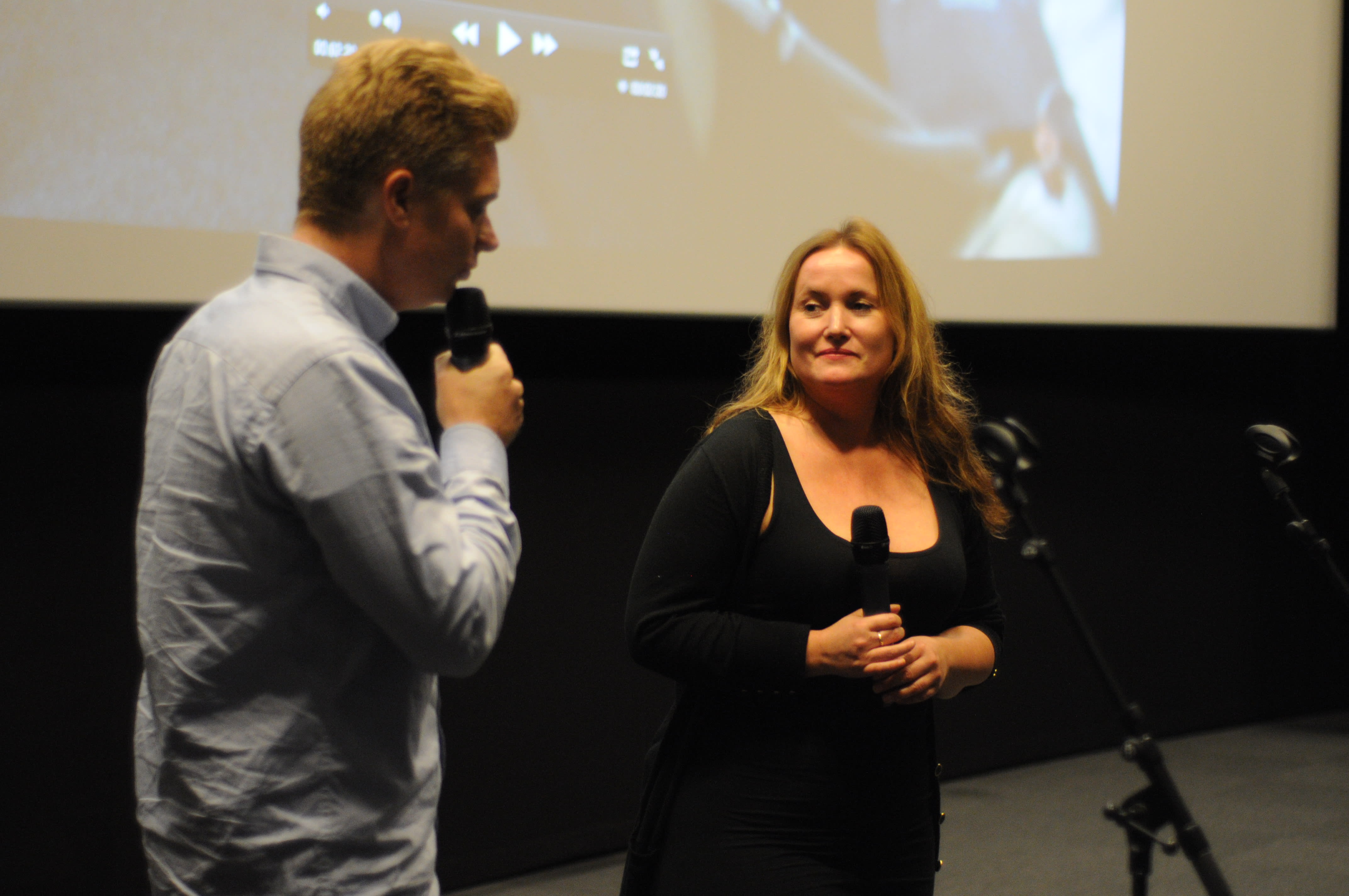 Flink pike prater om depresjon - vol.no