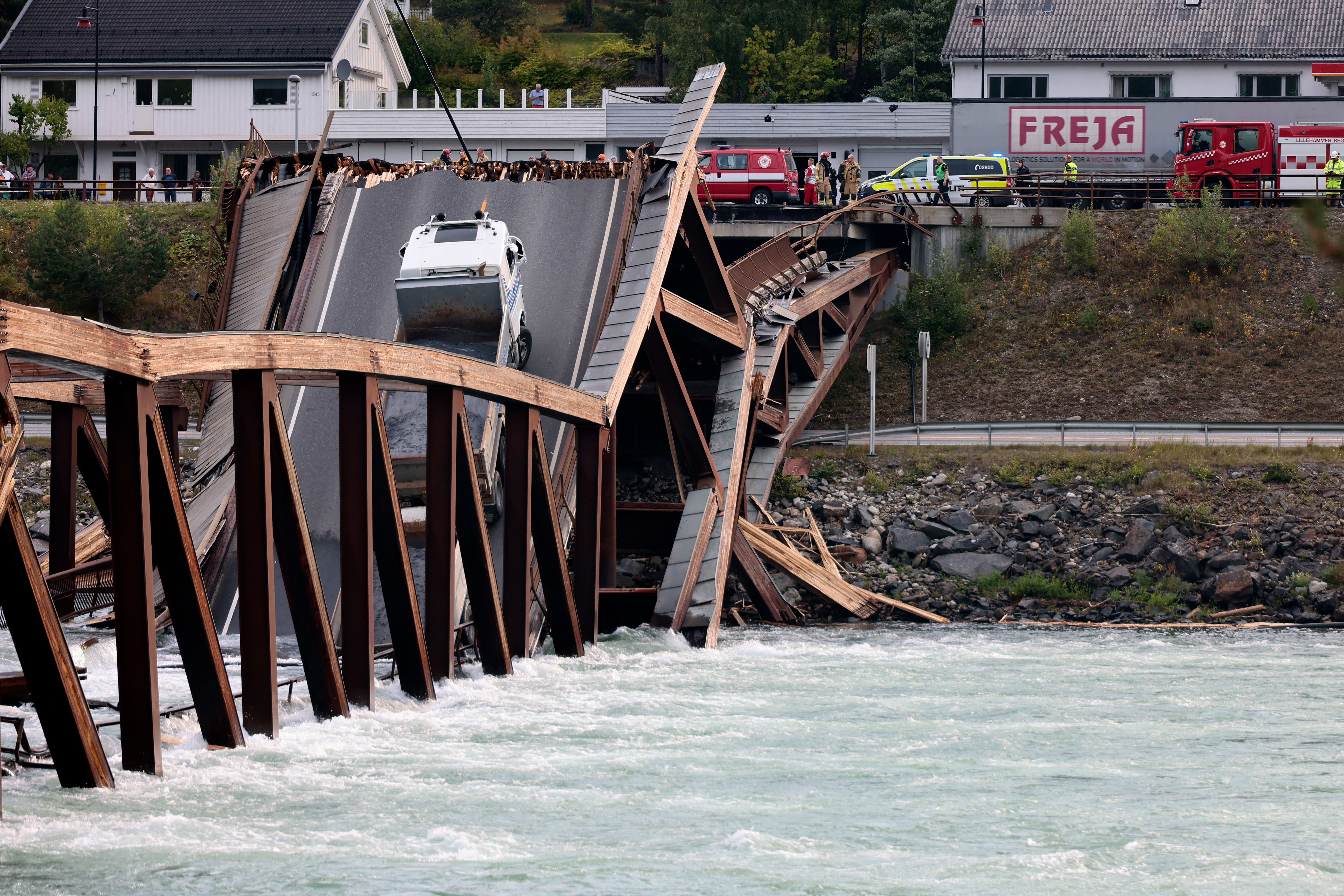 Statens vegvesen vil ha ekstern gransking av brukollapsen på Tretten ...