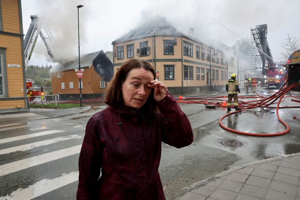 Brannvesenet er våre menn. De er det. Så de er viktig for oss. Utrolig ... Brannvesenet er våre menn. De er det. Så de er viktig for oss. Utrolig ...