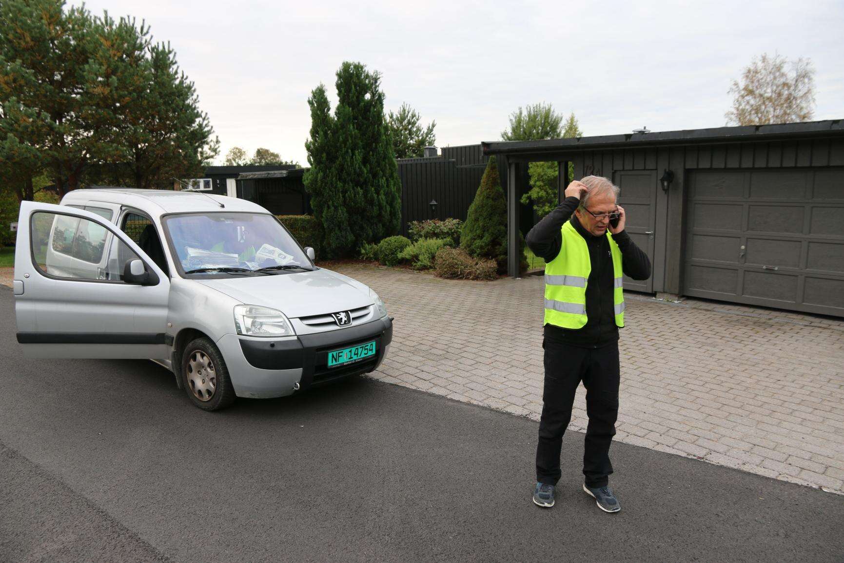 Bilen ble rappet mens han delte ut aviser i natt – her får Ojars dagens ...