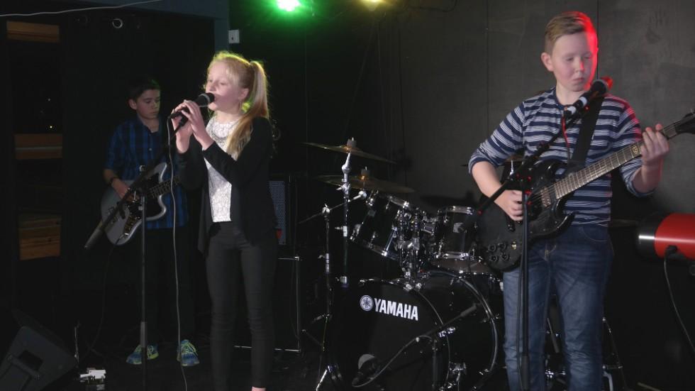 Lyden av band på Synth’n - avisa-st.no