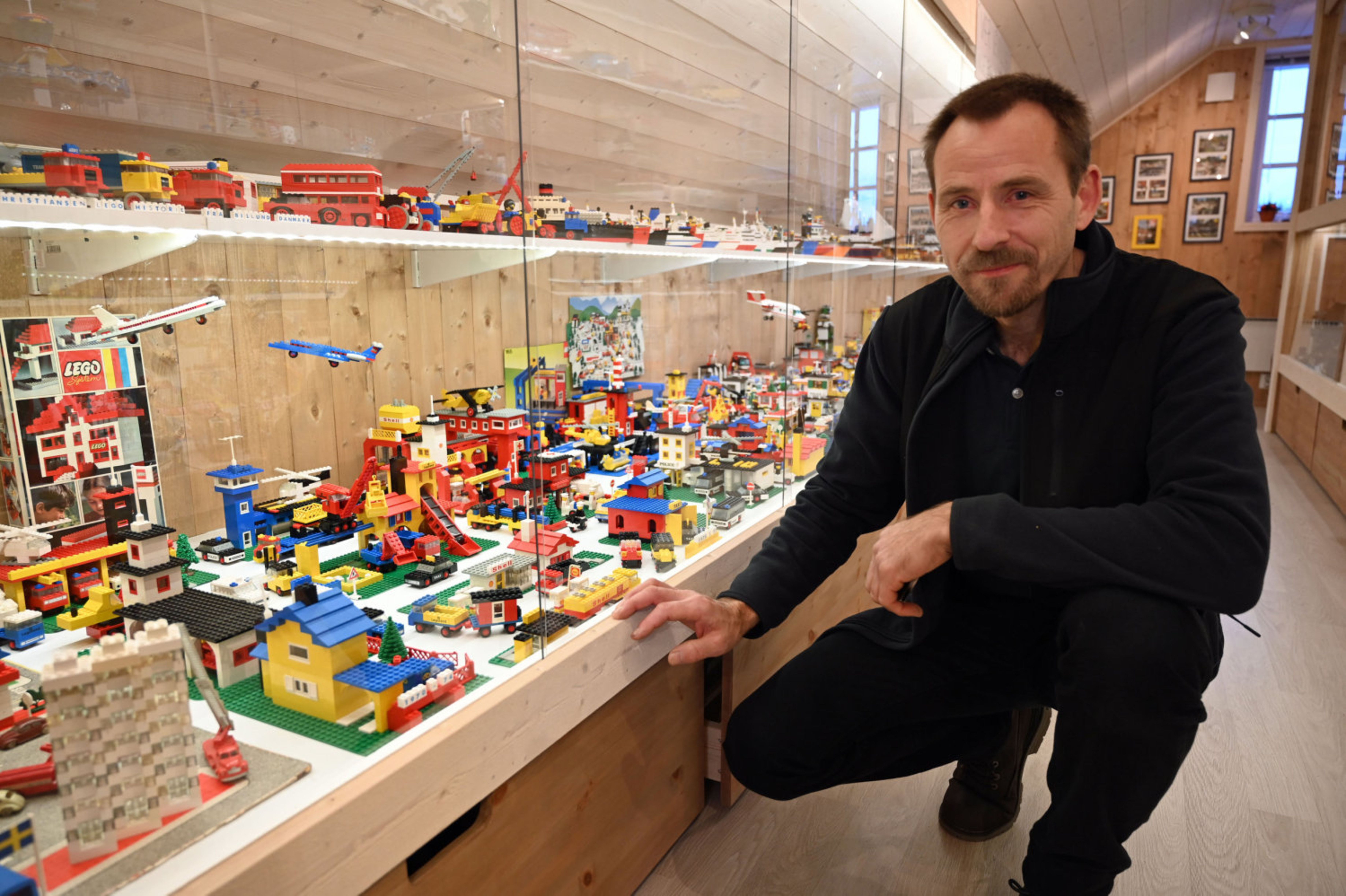 Johnnys lille Legoland på loftet i Bud - rbnett.no