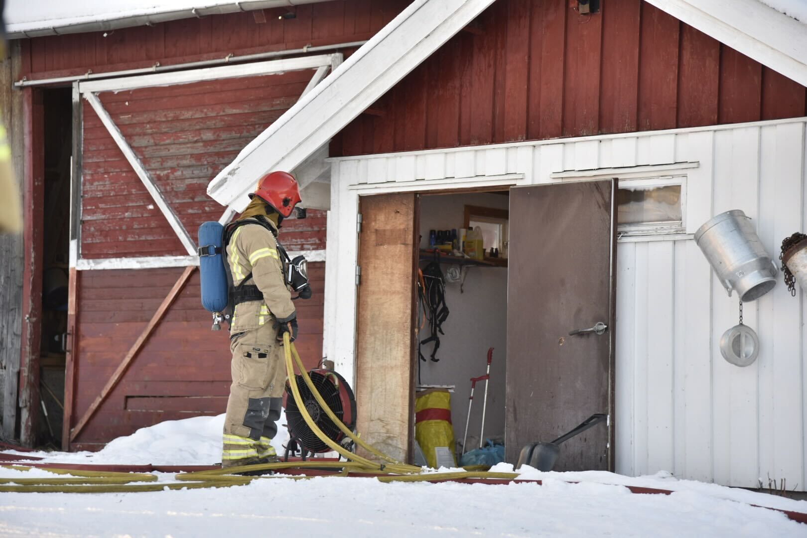 Traktor i full fyr - motorvarmar kan vere årsaka - hallingdolen.no