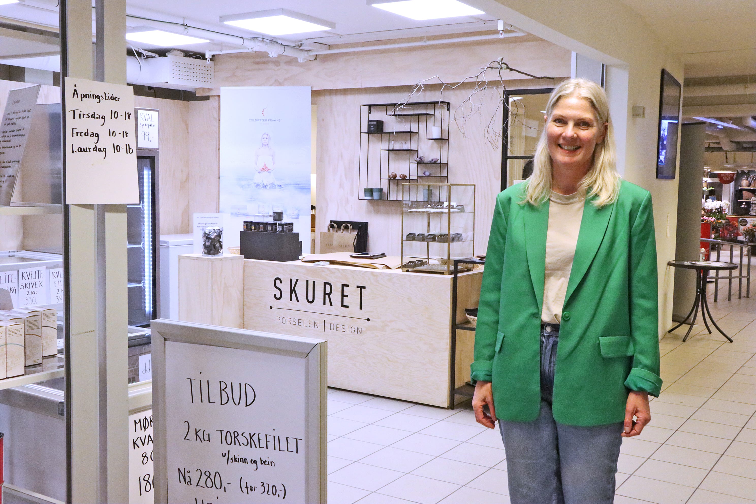 Sel fisk og porselen frå same butikk - smp.no