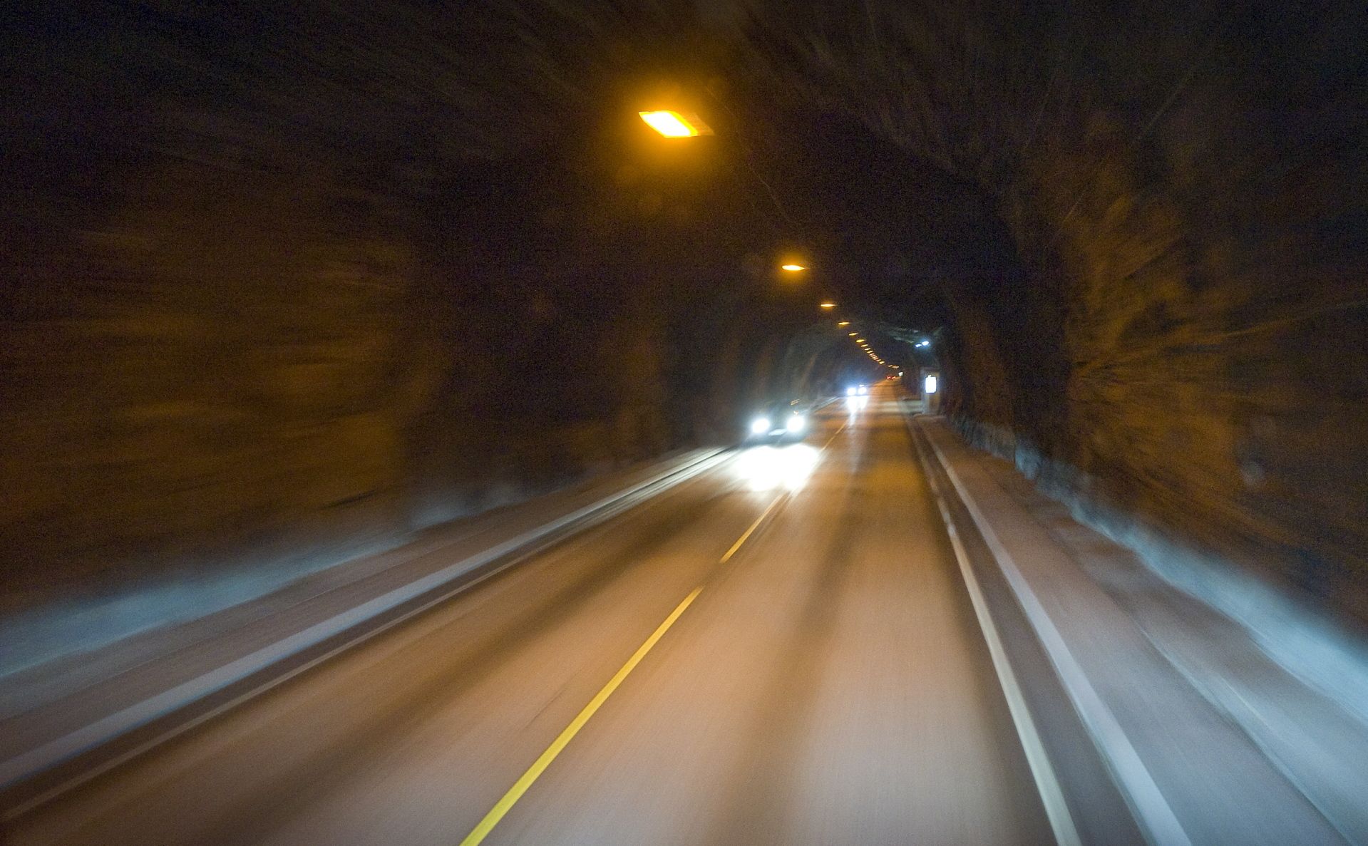 Stengt tunnel om natta - smp.no