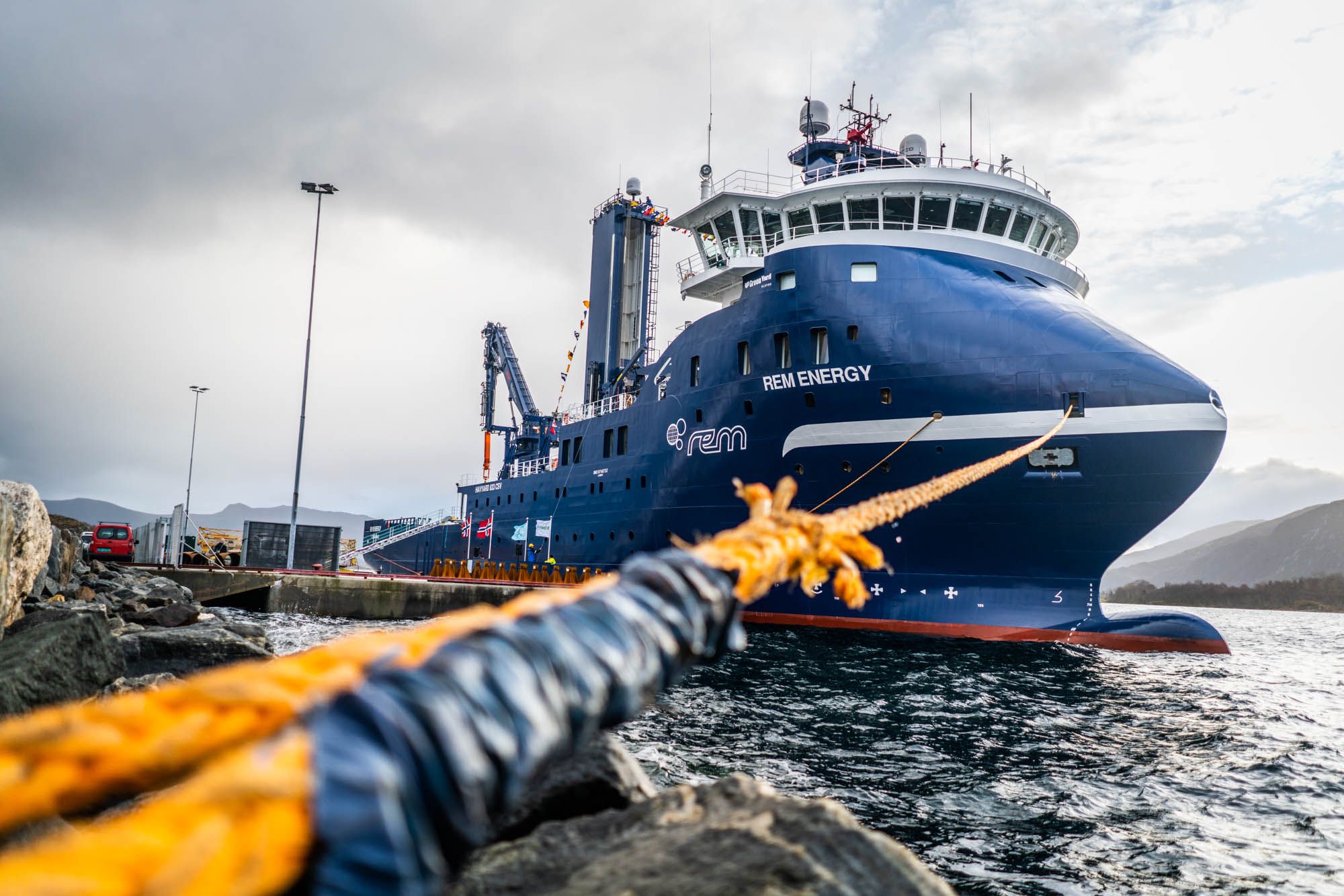 «Rem Energy» vart døypt i Fosnavåg: - Det er ein stor dag for Rem ...