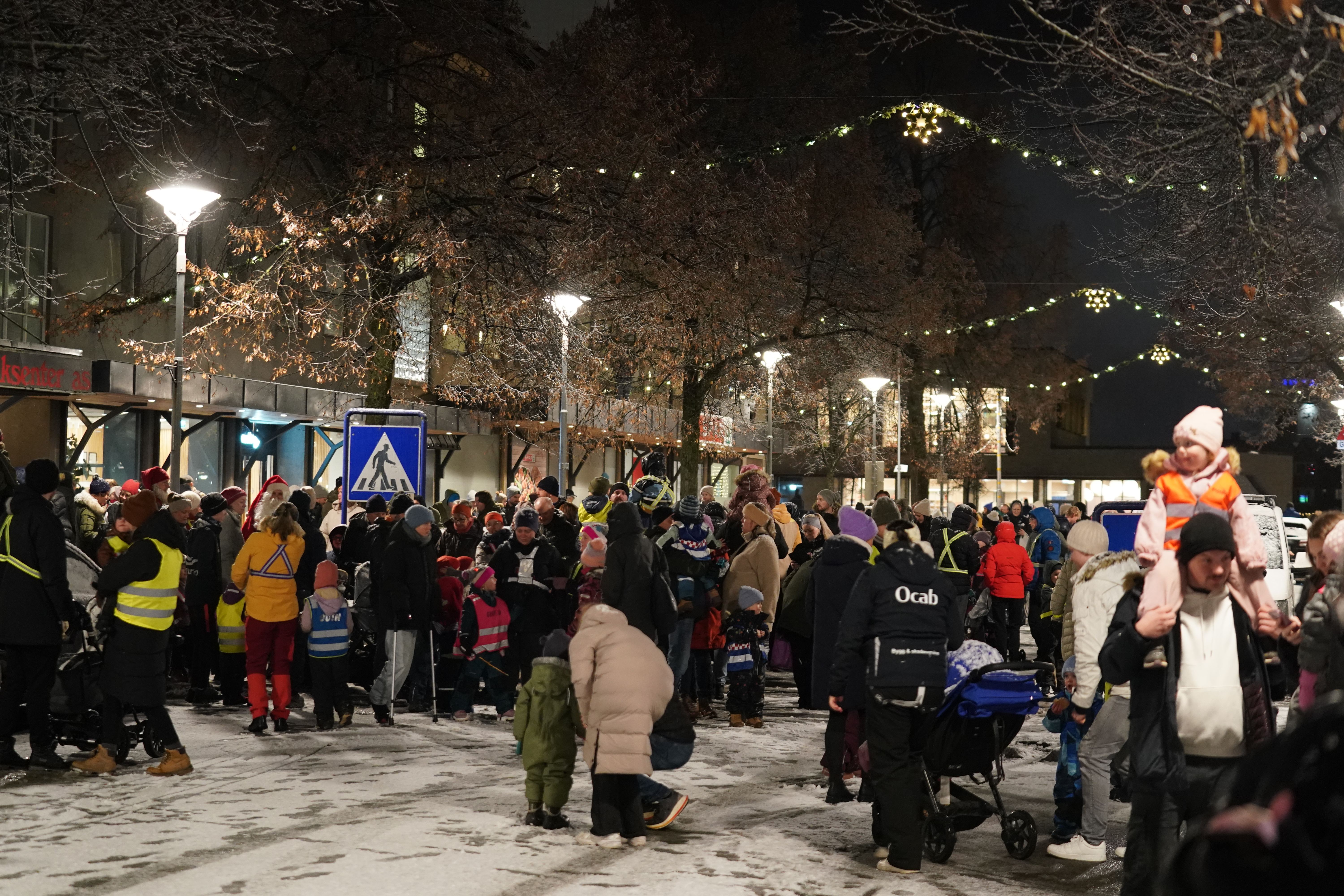 Nå tennes tusen julelys i Steinkjer sentrum - steinkjer24.no