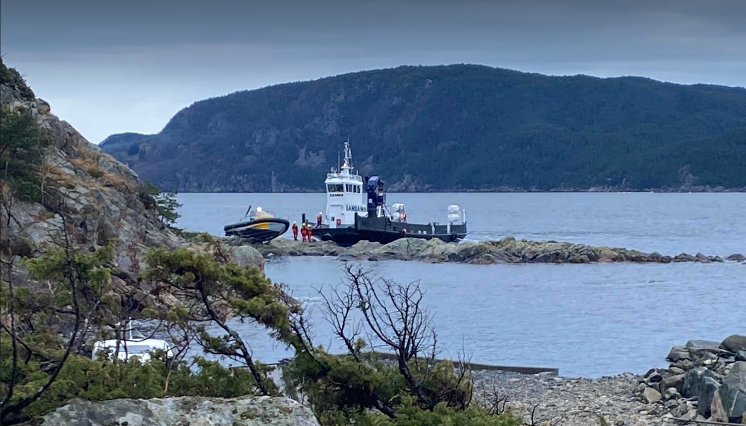 Båt på grunn utanfor Otterå - marsteinen.no