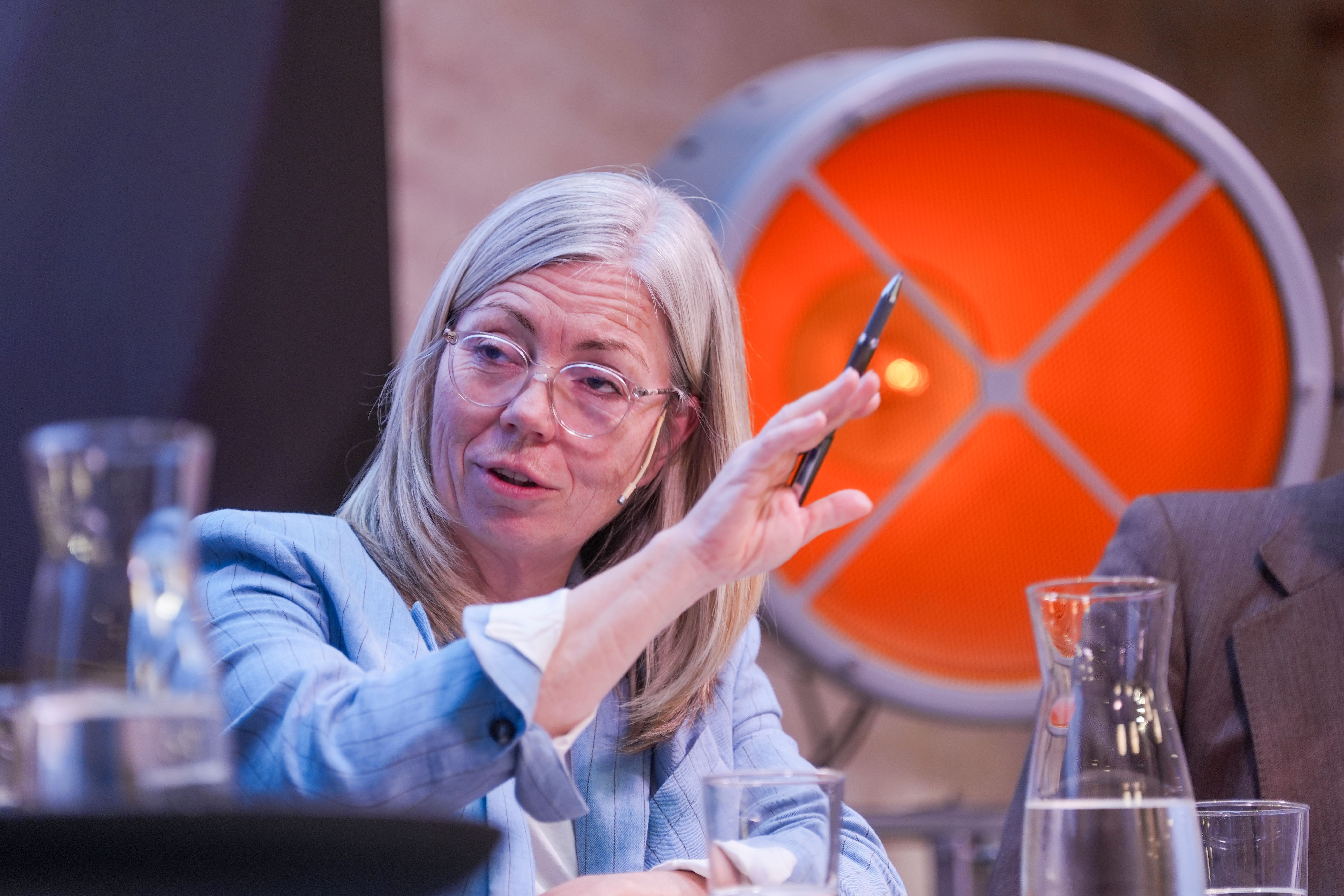 Aftenposten avpubliserer spalter etter falske innlegg fra Aschehoug ...