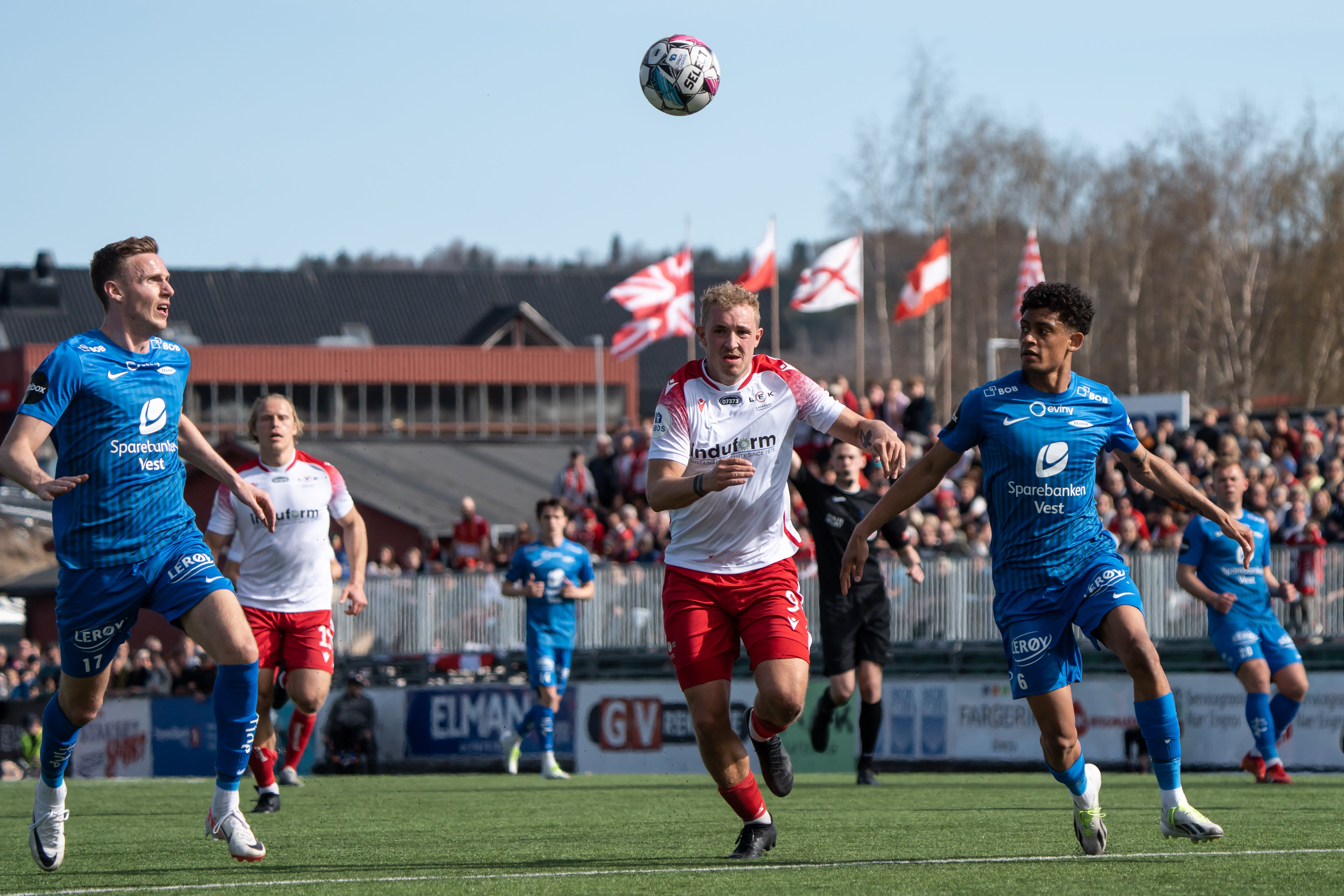 Jakter nytt lag etter nedrykket - ht.no