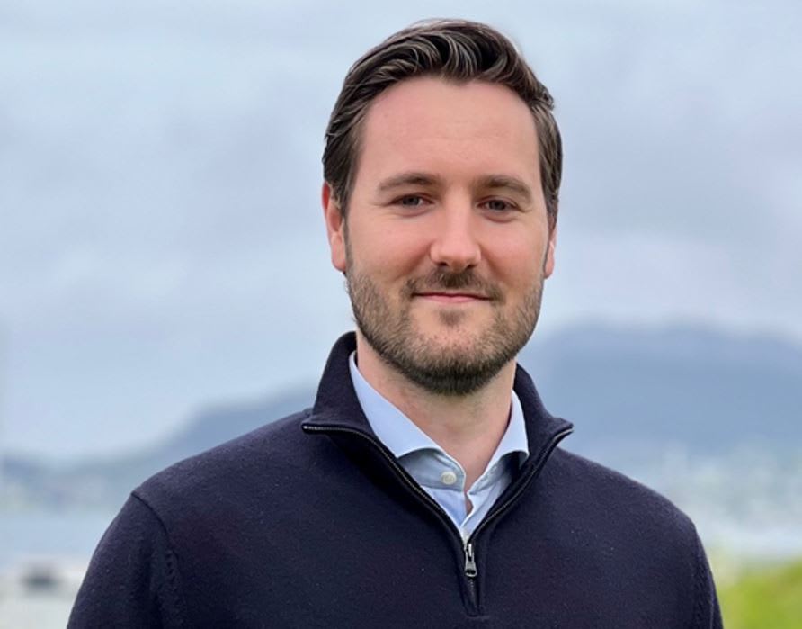 Skal megle i Ålesund - smp.no