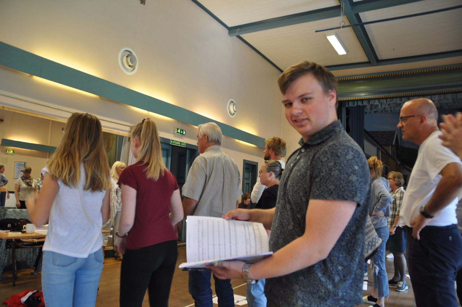 Silden syng i koret på sildeopera - fjt.no