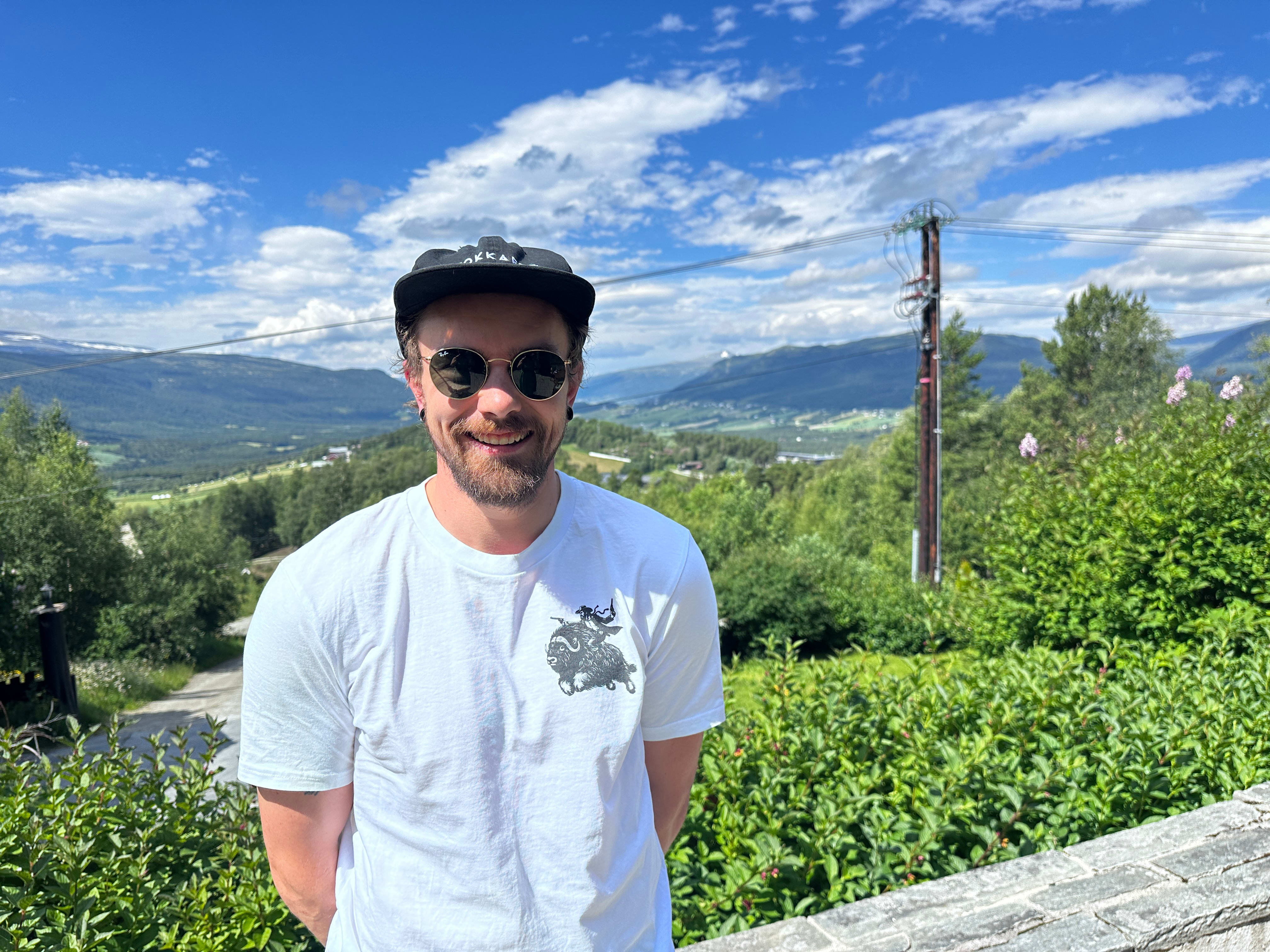 Jakop fikk støtte til å bygge buldrevegg - nå vil han ha alle opp i ...