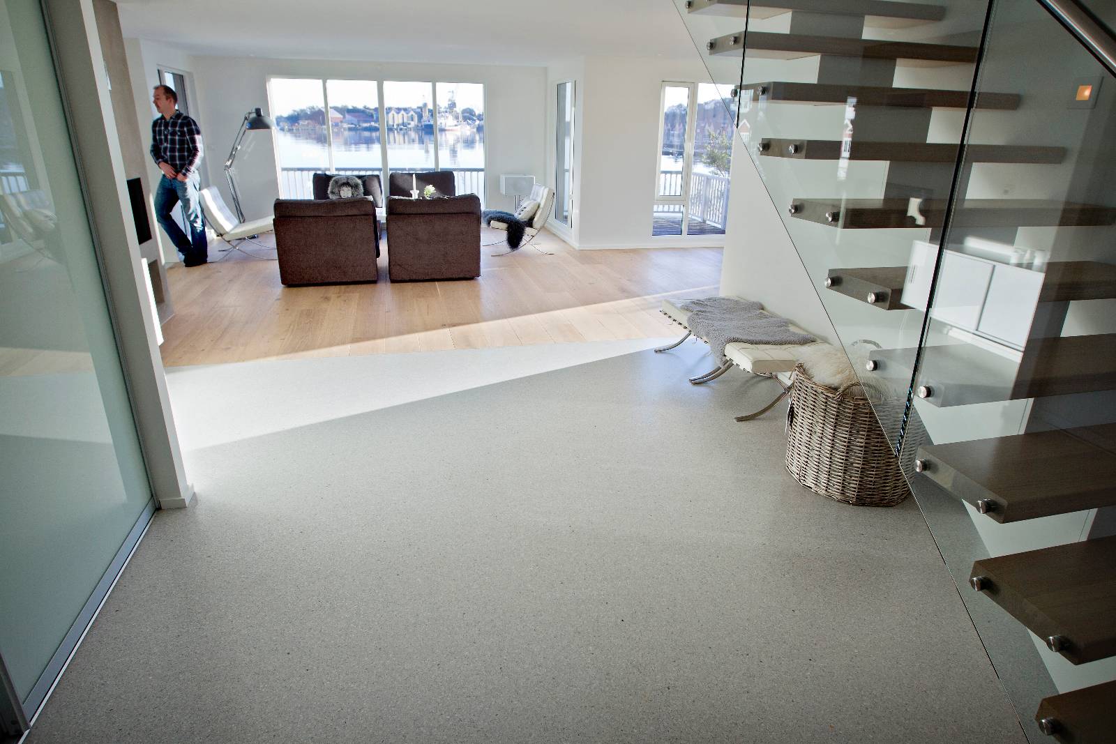 Knust marmor på gulvet - fvn.no