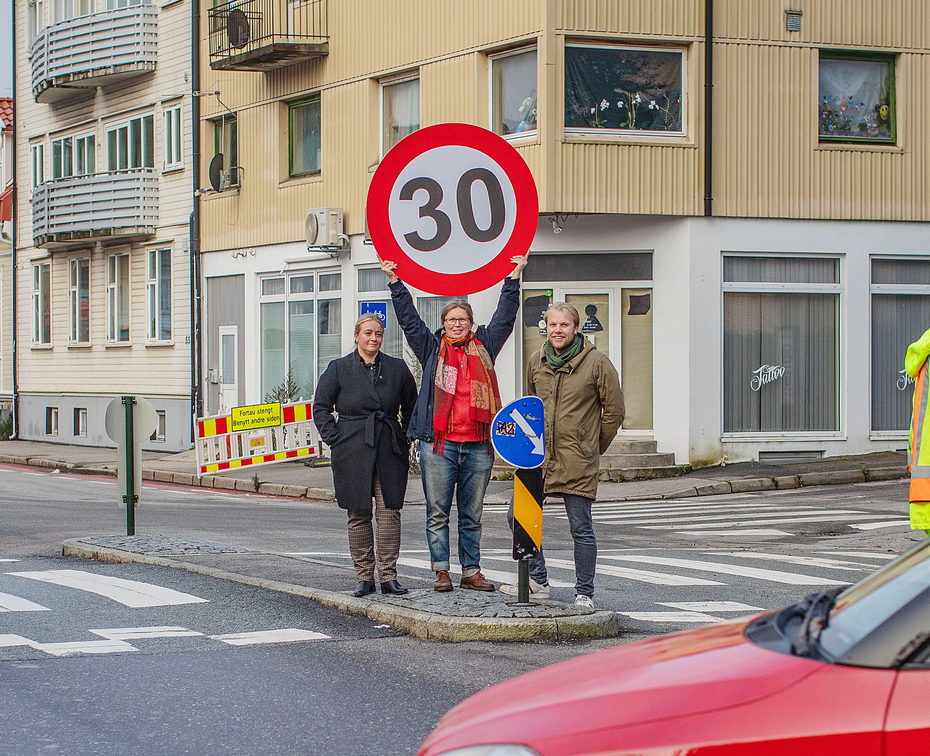 Har blitt enige om 30-sone. Men skiltene kommer aldri opp - fvn.no