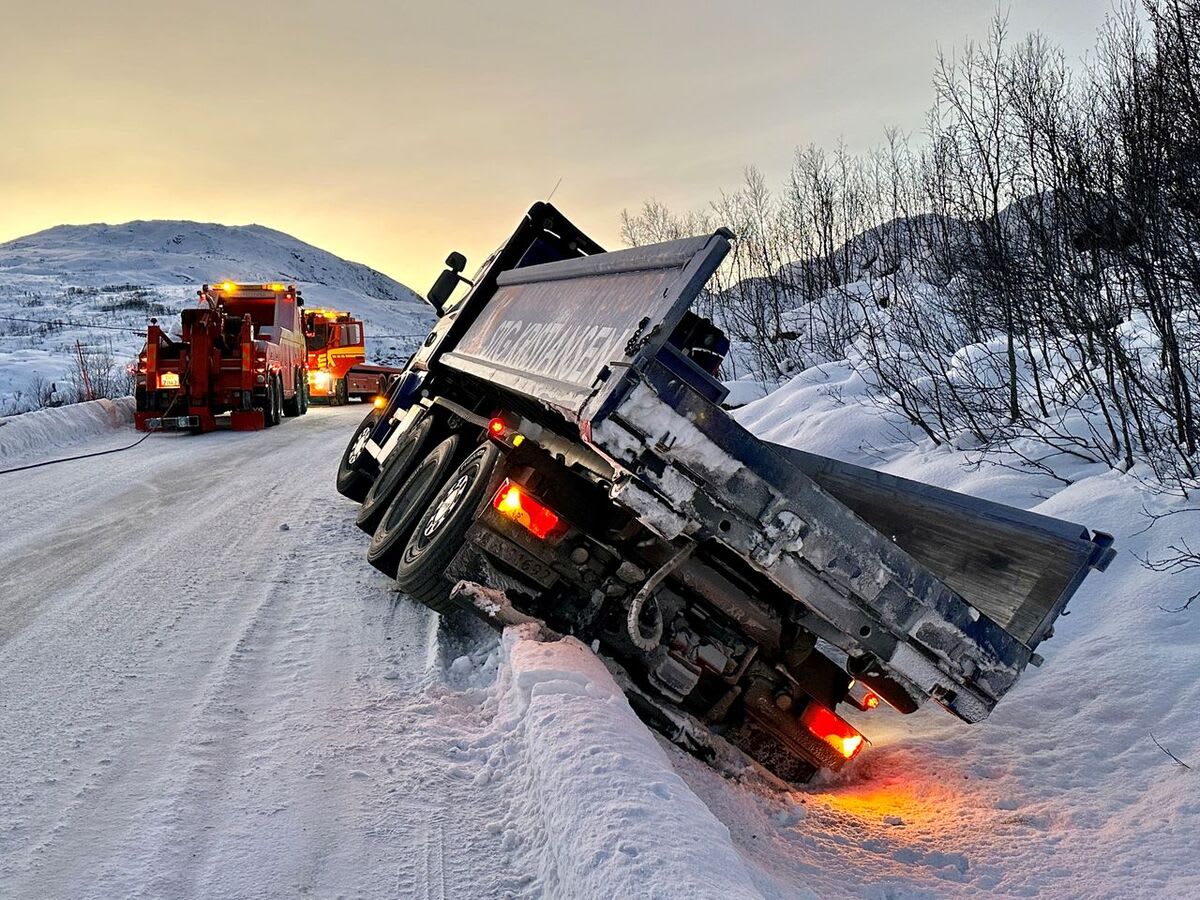 Her ble veien for smal for to lastebiler - itromso.no