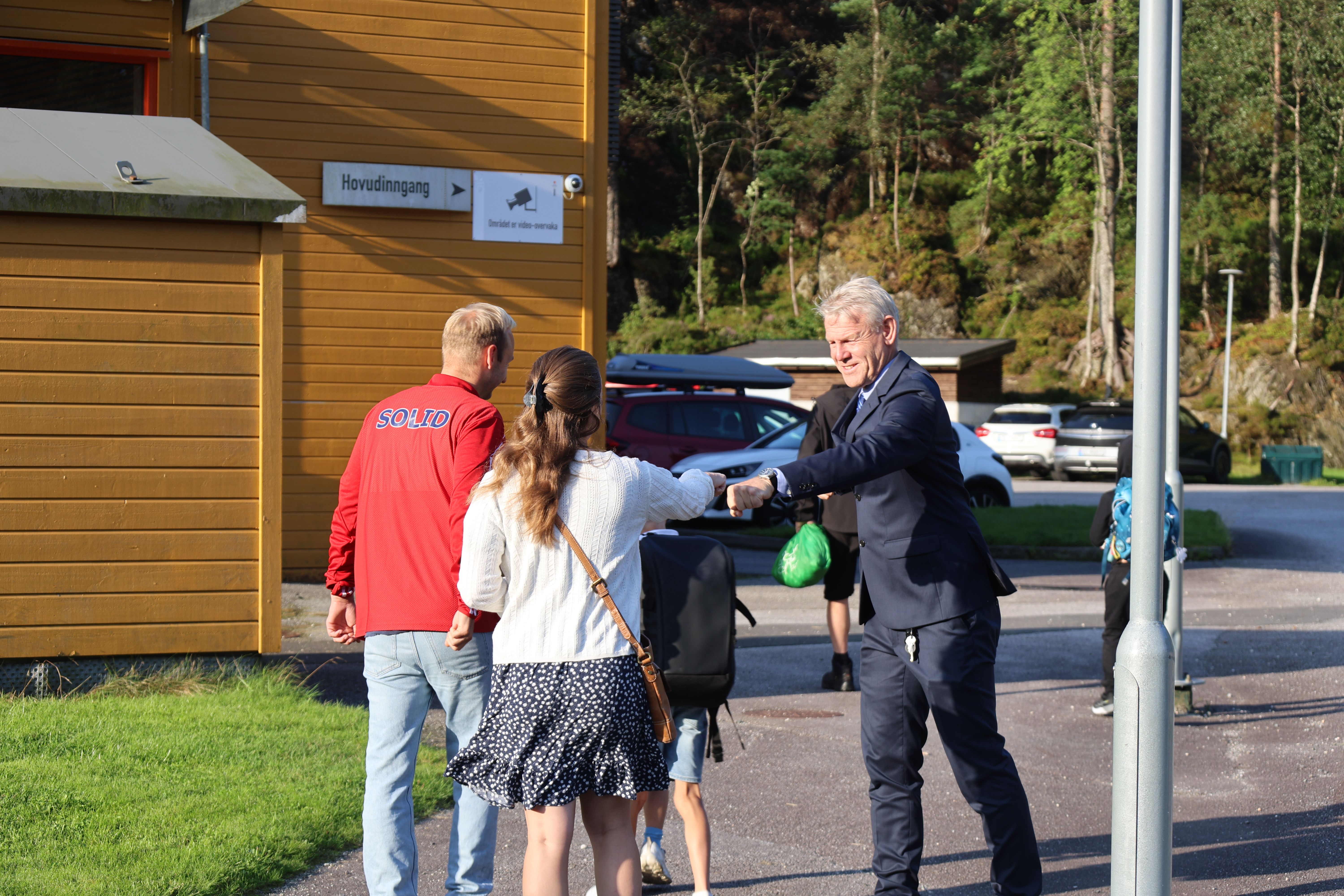 Første dag i første klasse: – Ein personleg velkomst - sunnhordland.no