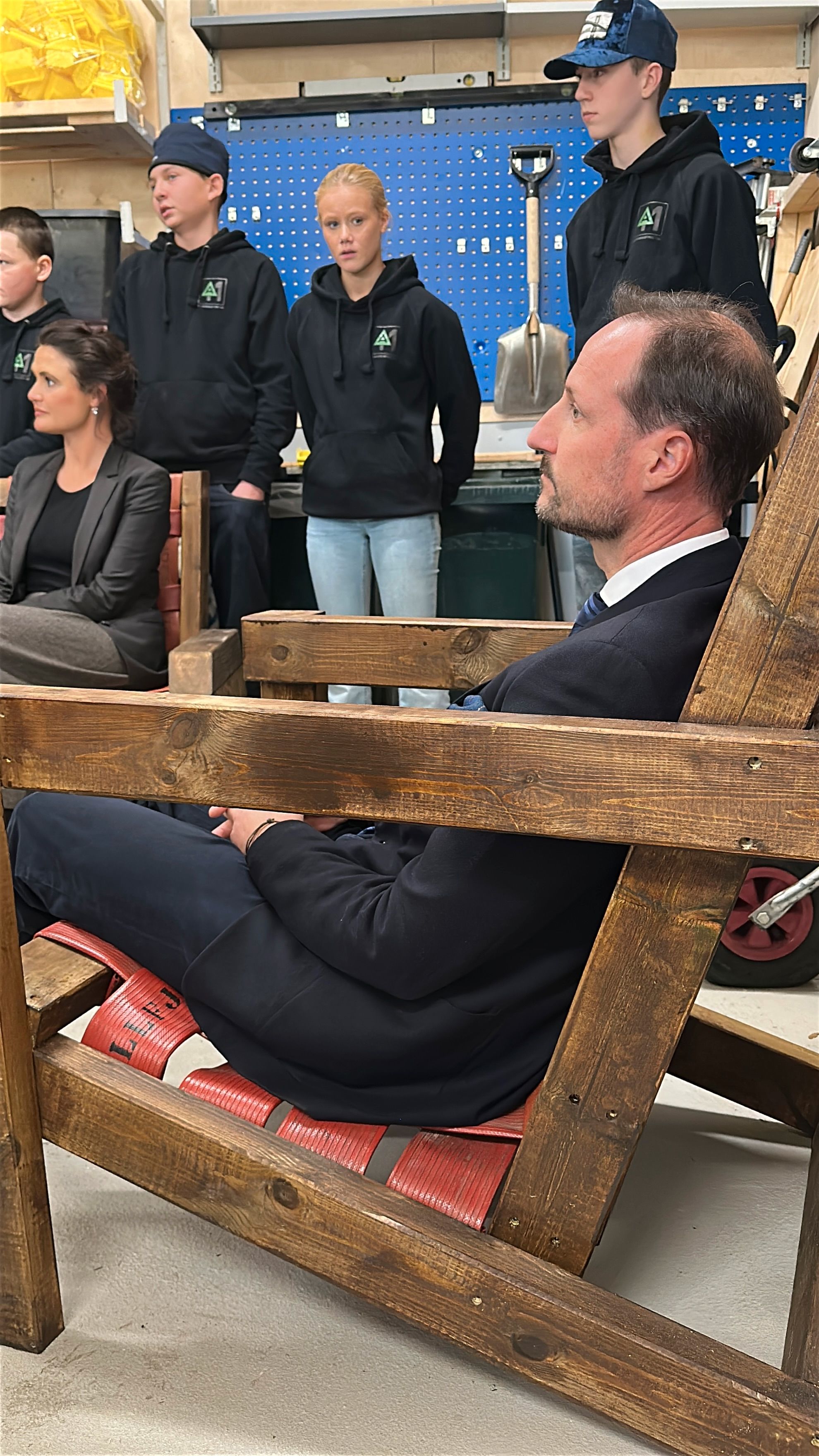 Unge smartinger har funnet en måte å gjenbruke gamle brannslanger: – Vi har litt mark i rumpa