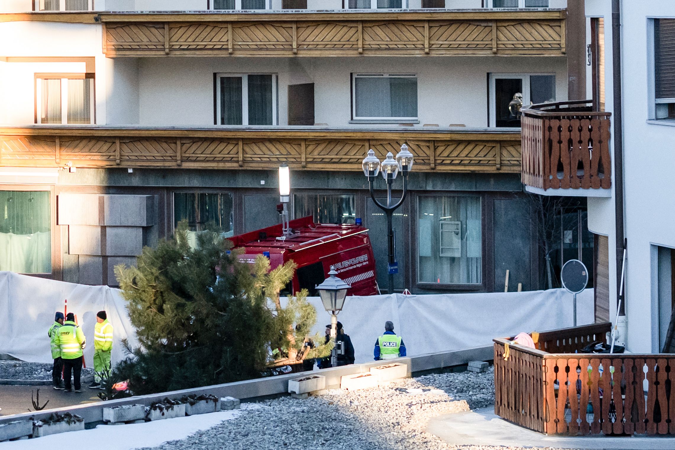 Nyttårsbrann krevde rundt 40 liv i Sveits: – Ingen mistenkte - smp.no