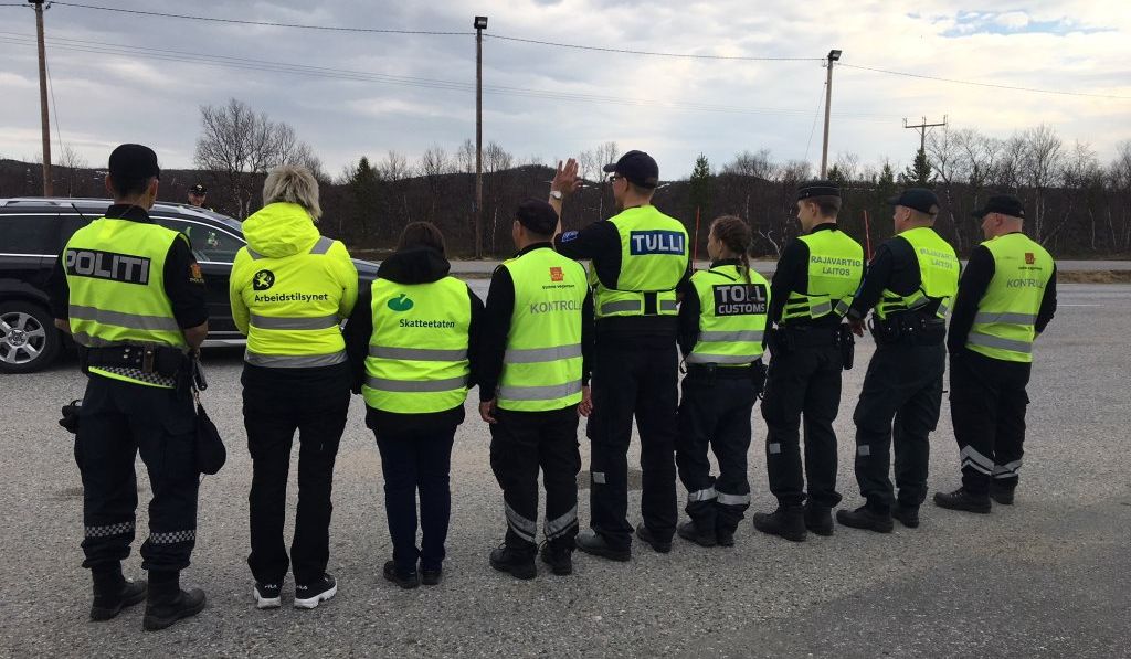 Snart kan du bli stoppet av politiet, vegvesenet, toll-og ... Snart kan du bli stoppet av politiet, vegvesenet, toll-og ...