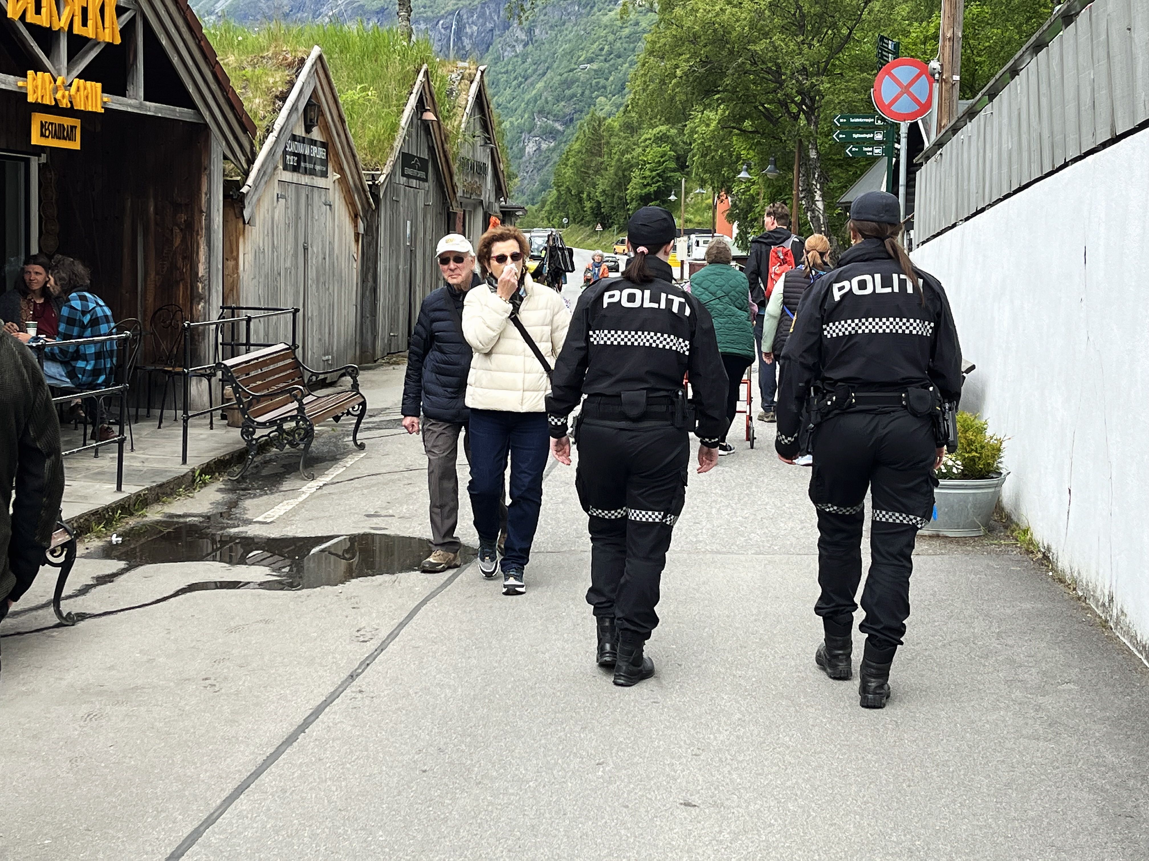 Vil stenge luftrom over turistbygd - smp.no