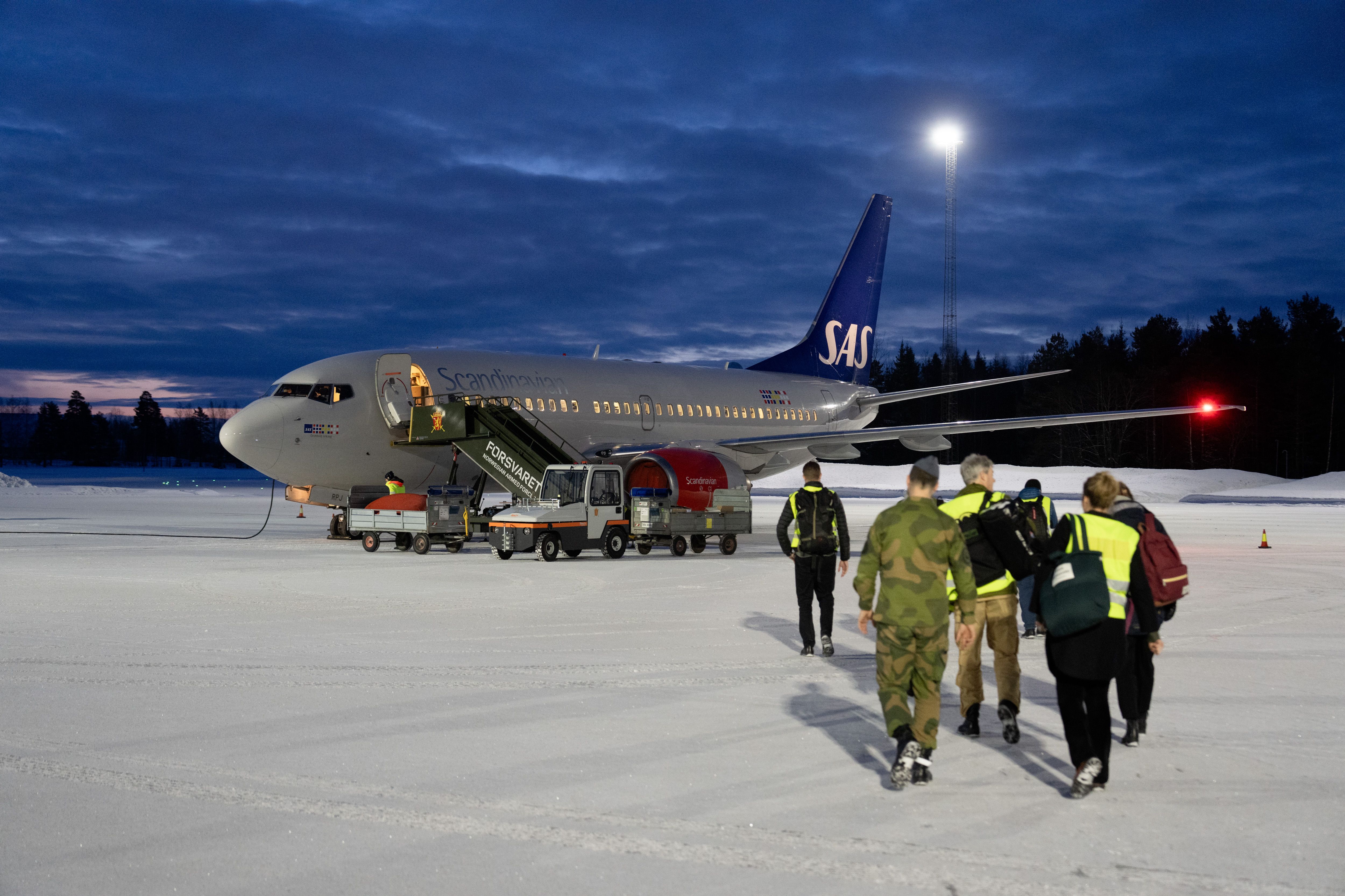 Dette flyet skal frakte kongen hjem. Se Adresseavisens bilder fra ...