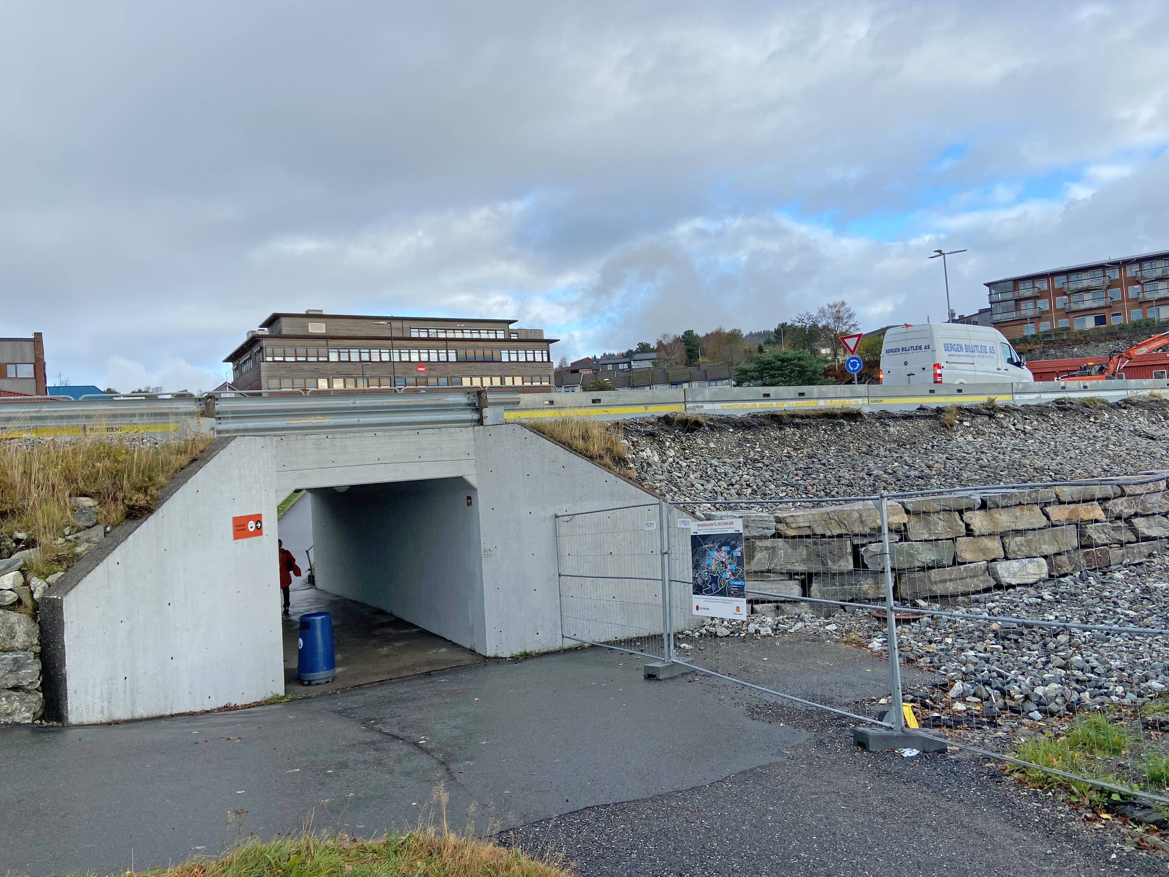 Stengjer undergang til Knarvik senter - strilen.no