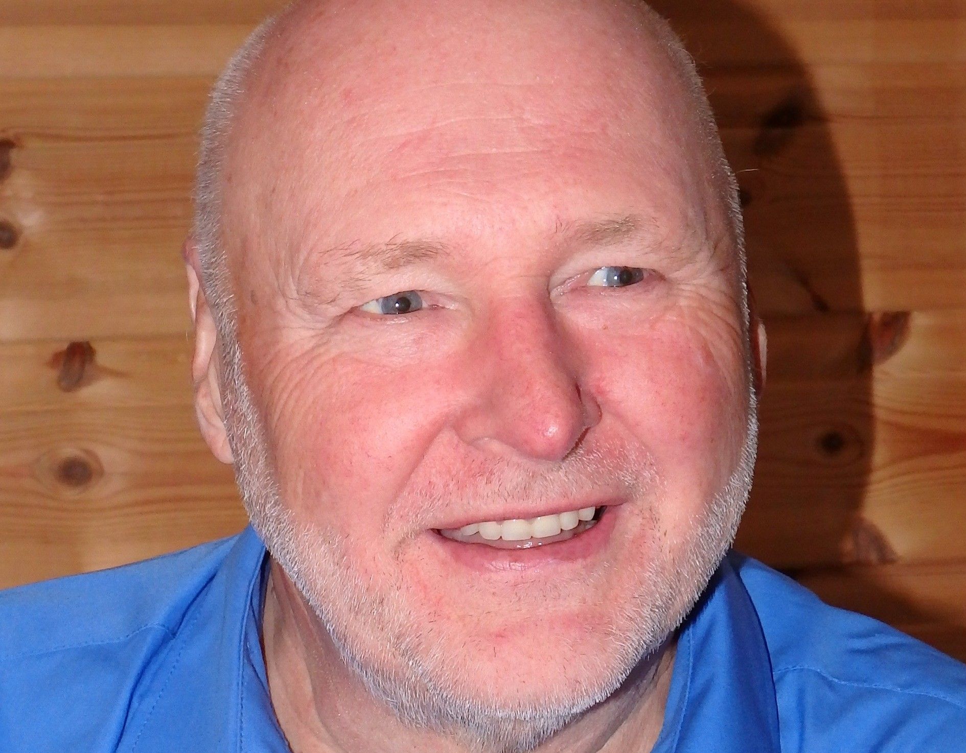 Hans Olav (73) har gitt ut ny bok - s-n.no