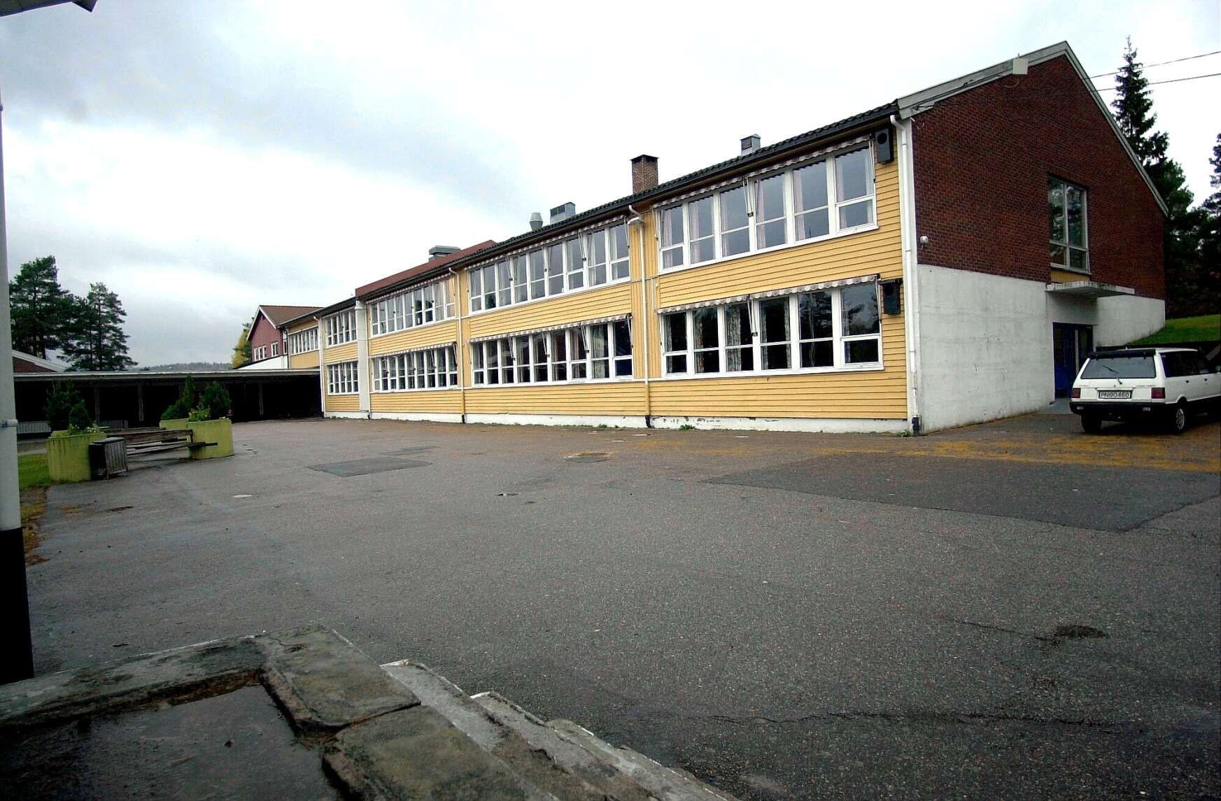 Mobbing på Valstrand ungdomsskole - lp.no