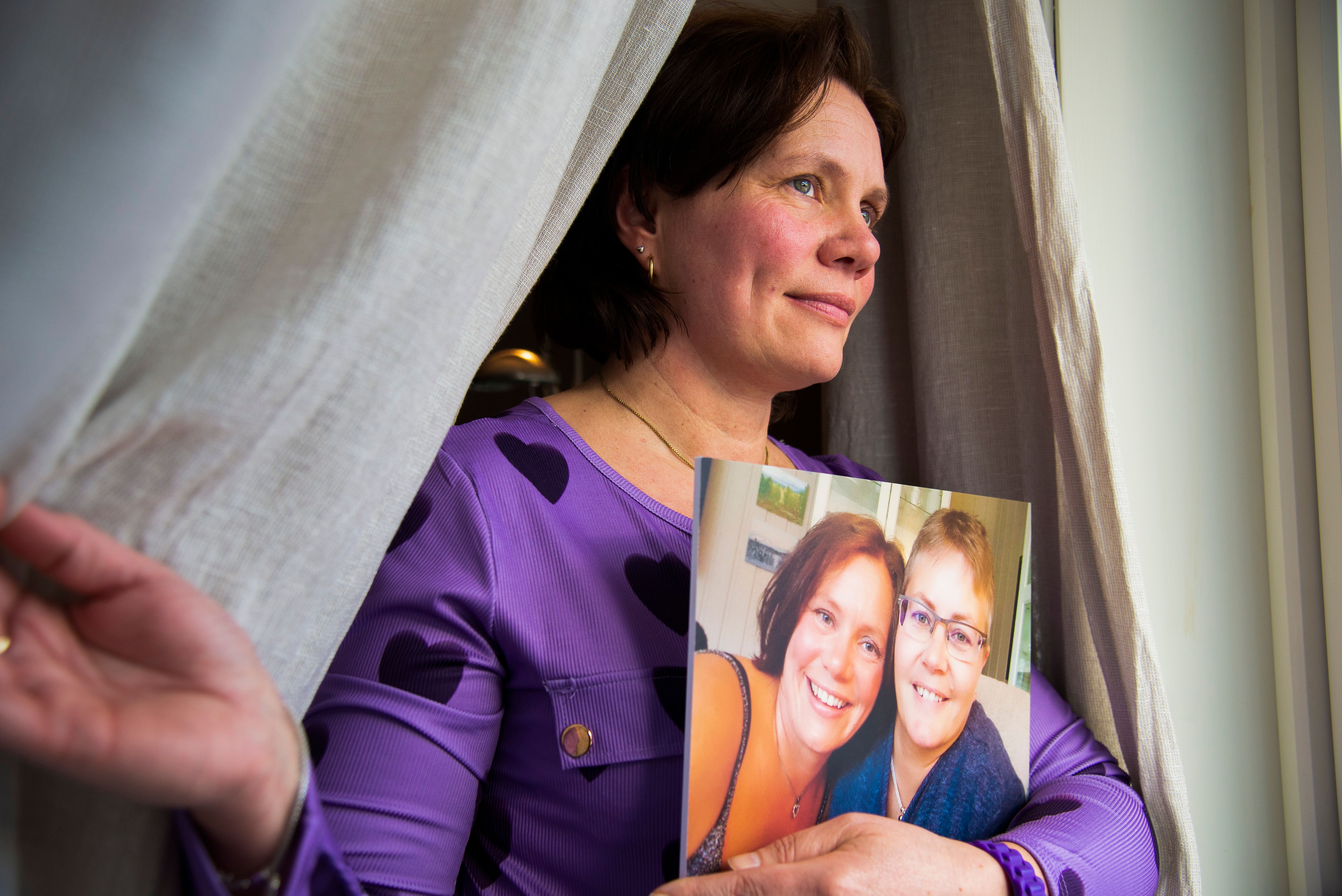 Da søstera vart alvorleg sjuk og døyde, bestemte Solveig seg for å ta ...