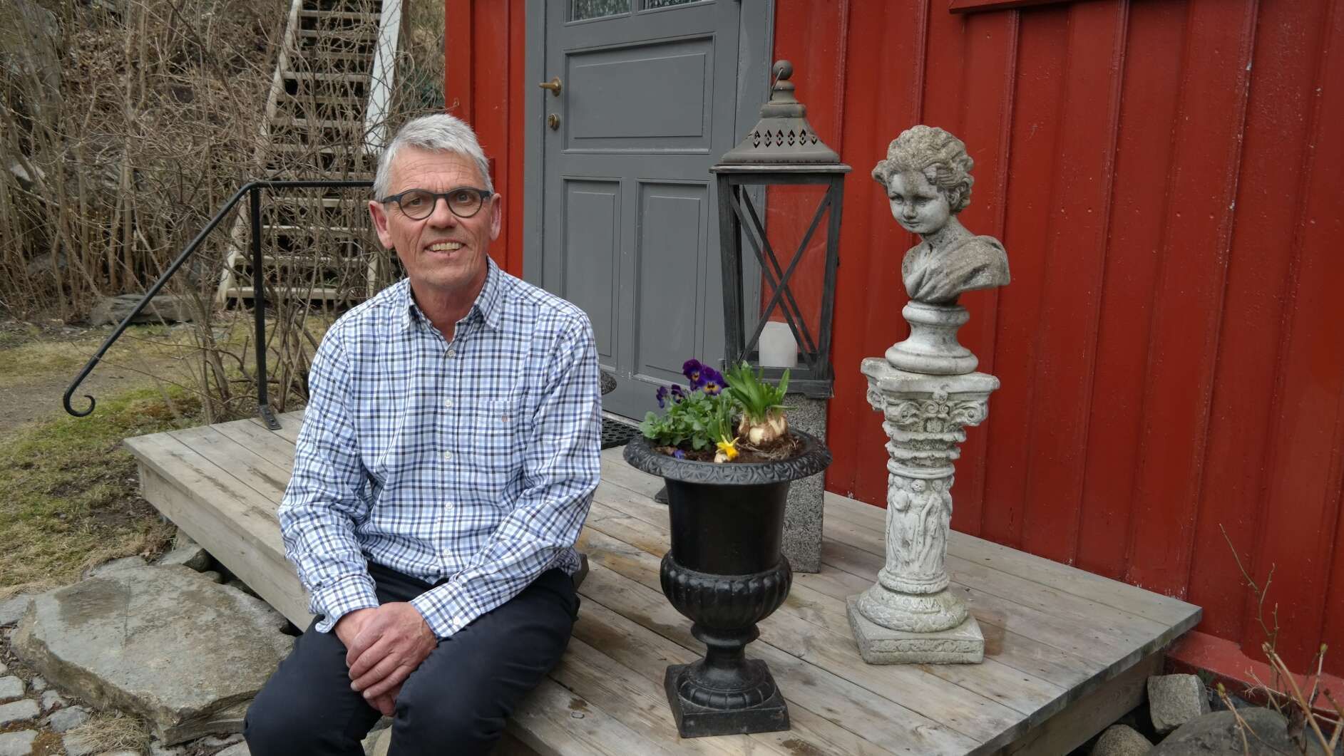 John bor blant tusen antikviteter i Snipetorp: – Det er historiene bak ...