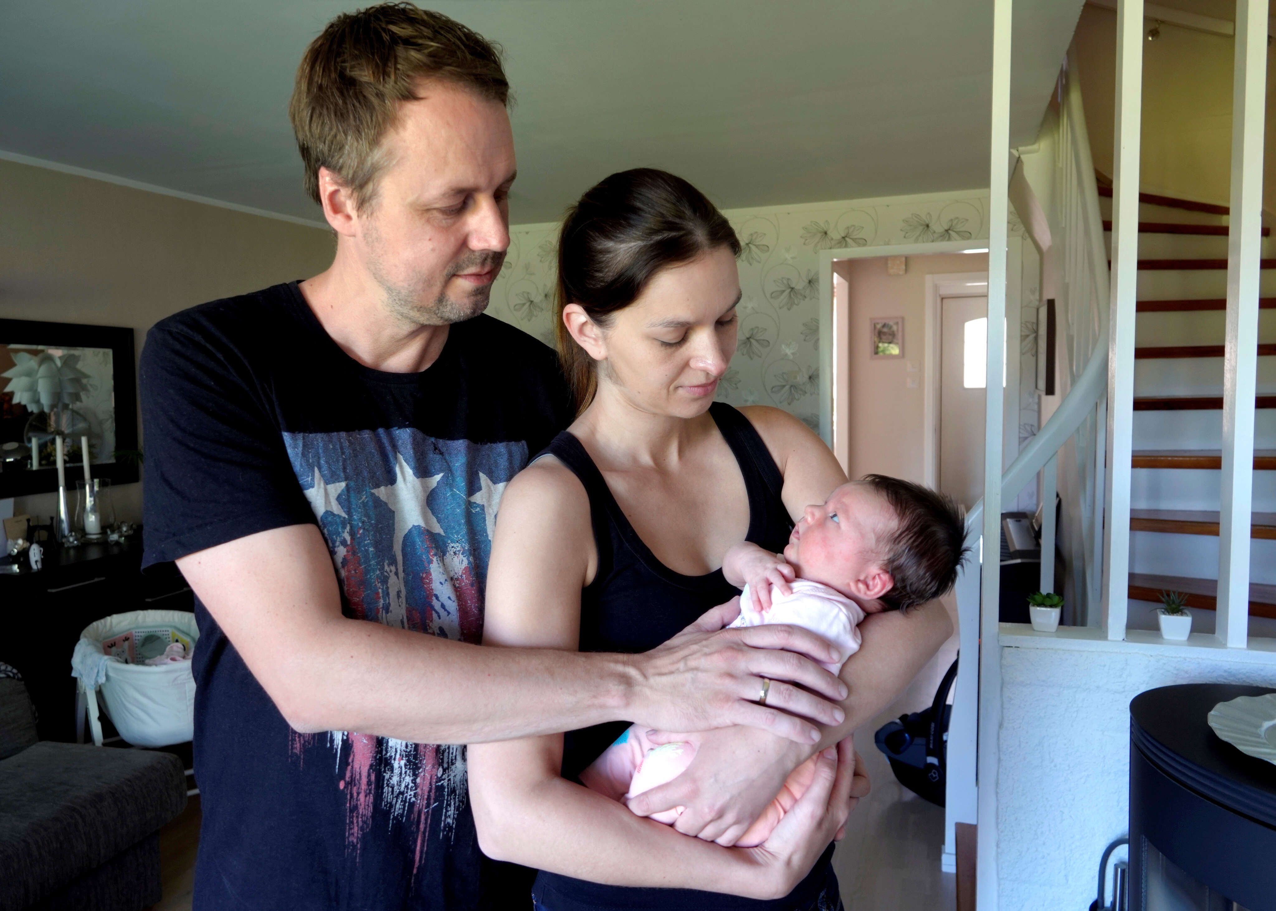 Emilie (1 mnd) finnes ikke i Folkeregisteret: – Vi har savnet en som ...