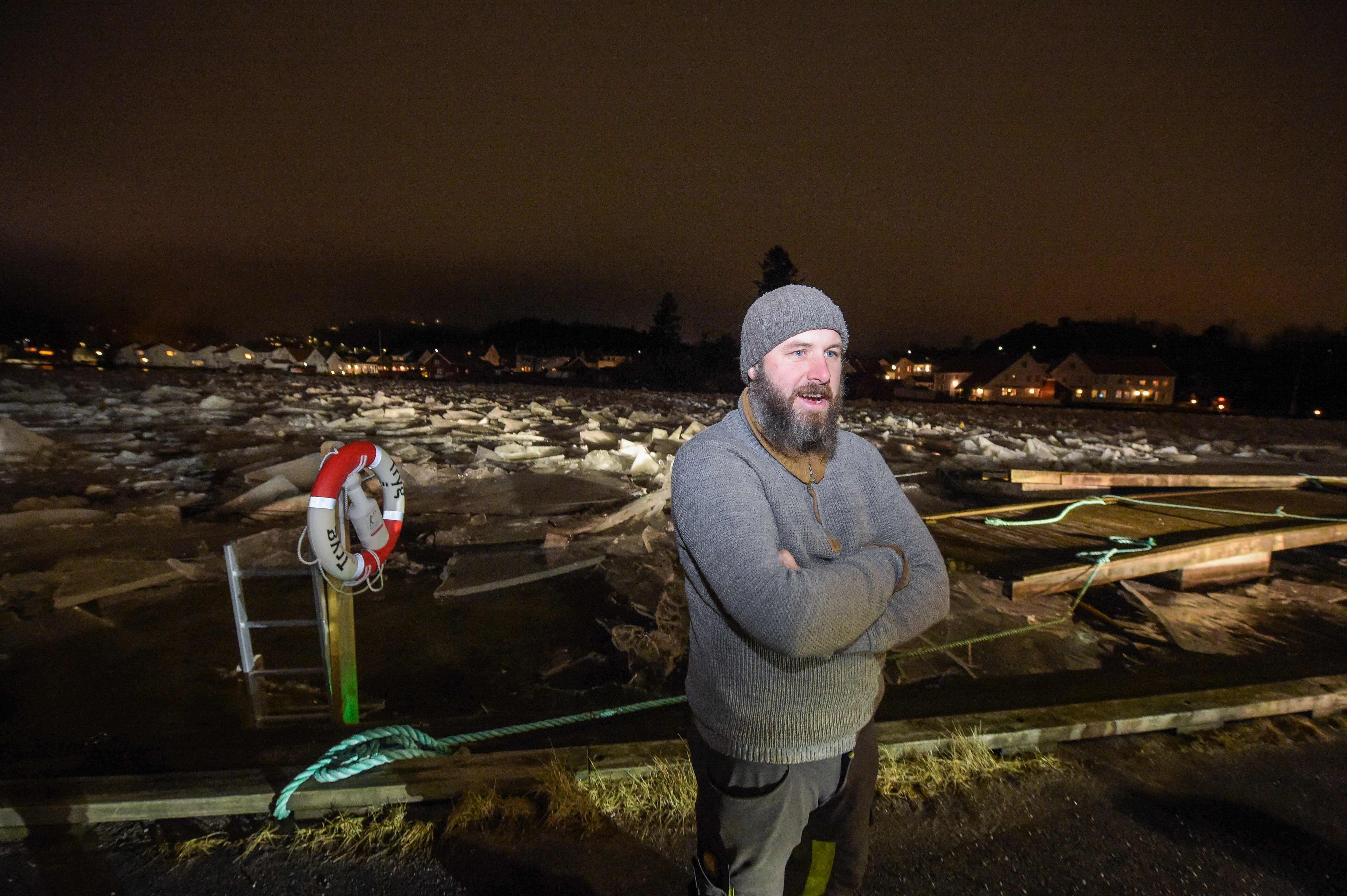 Isen har nådd Mandal sentrum - l-a.no