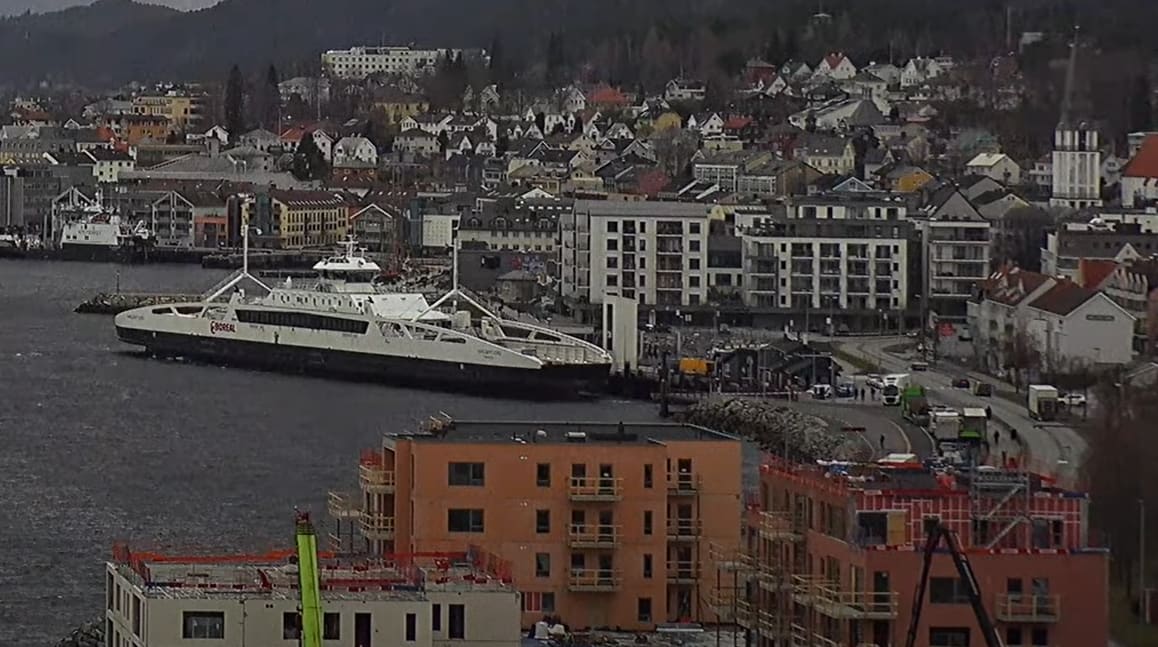 Teknisk feil på kaia – ferja Molde-Vestnes innstilt - rbnett.no
