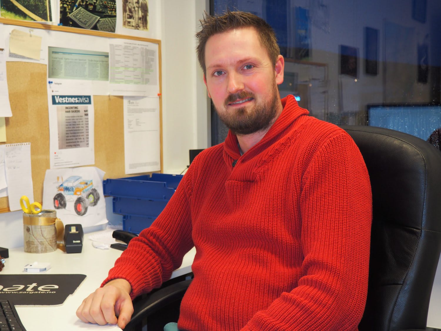 Han har jobba på skipsverft, som avløysar og gått to år på flygarskule ...