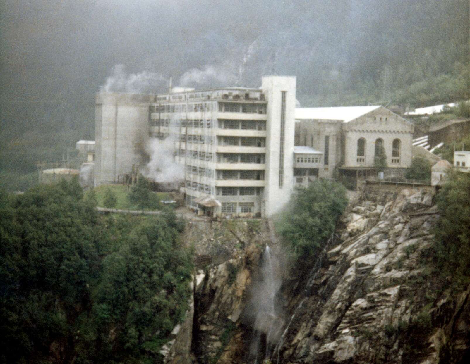 Her laget de tungtvann - varden.no