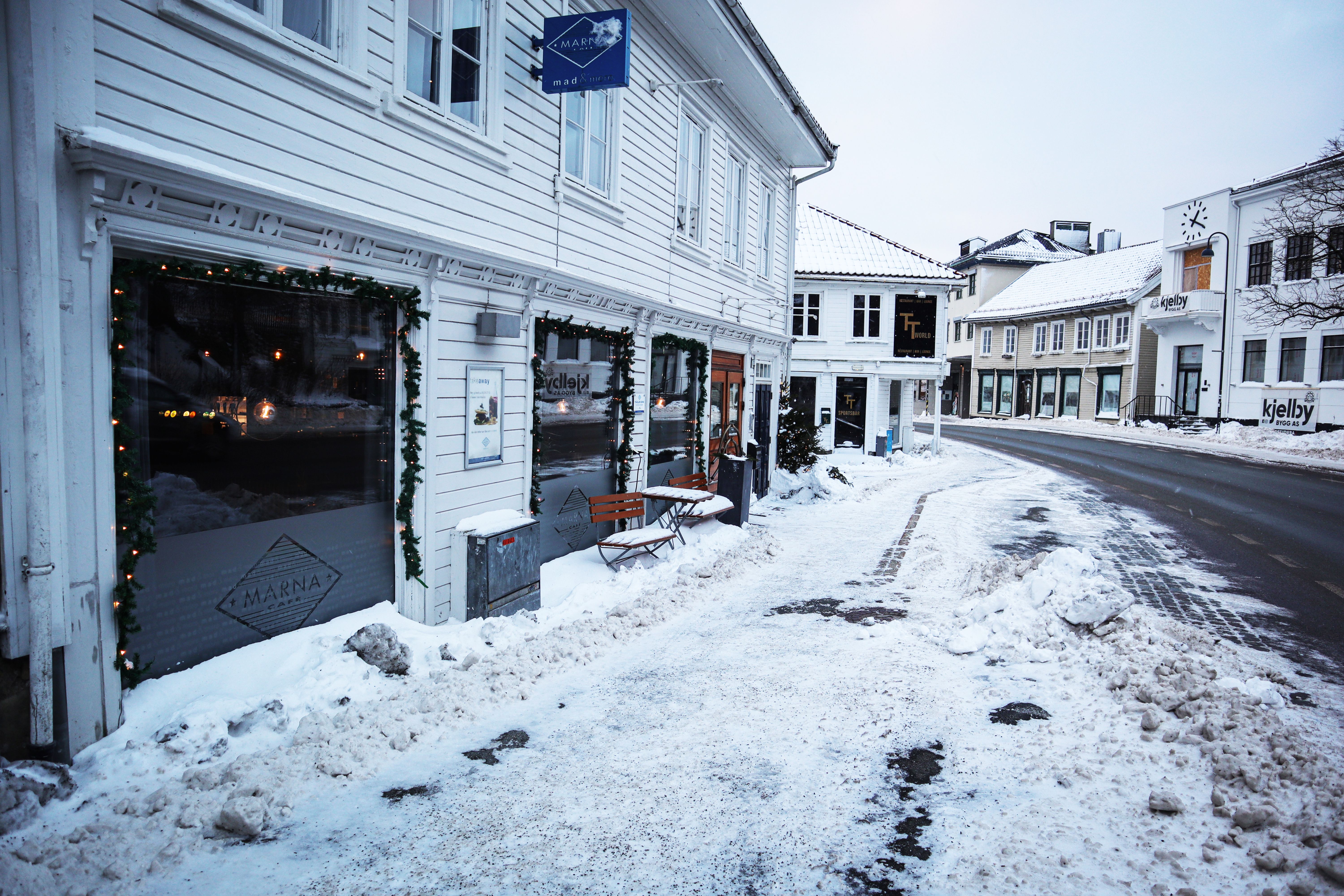 Gir seg på Marna Café - l-a.no