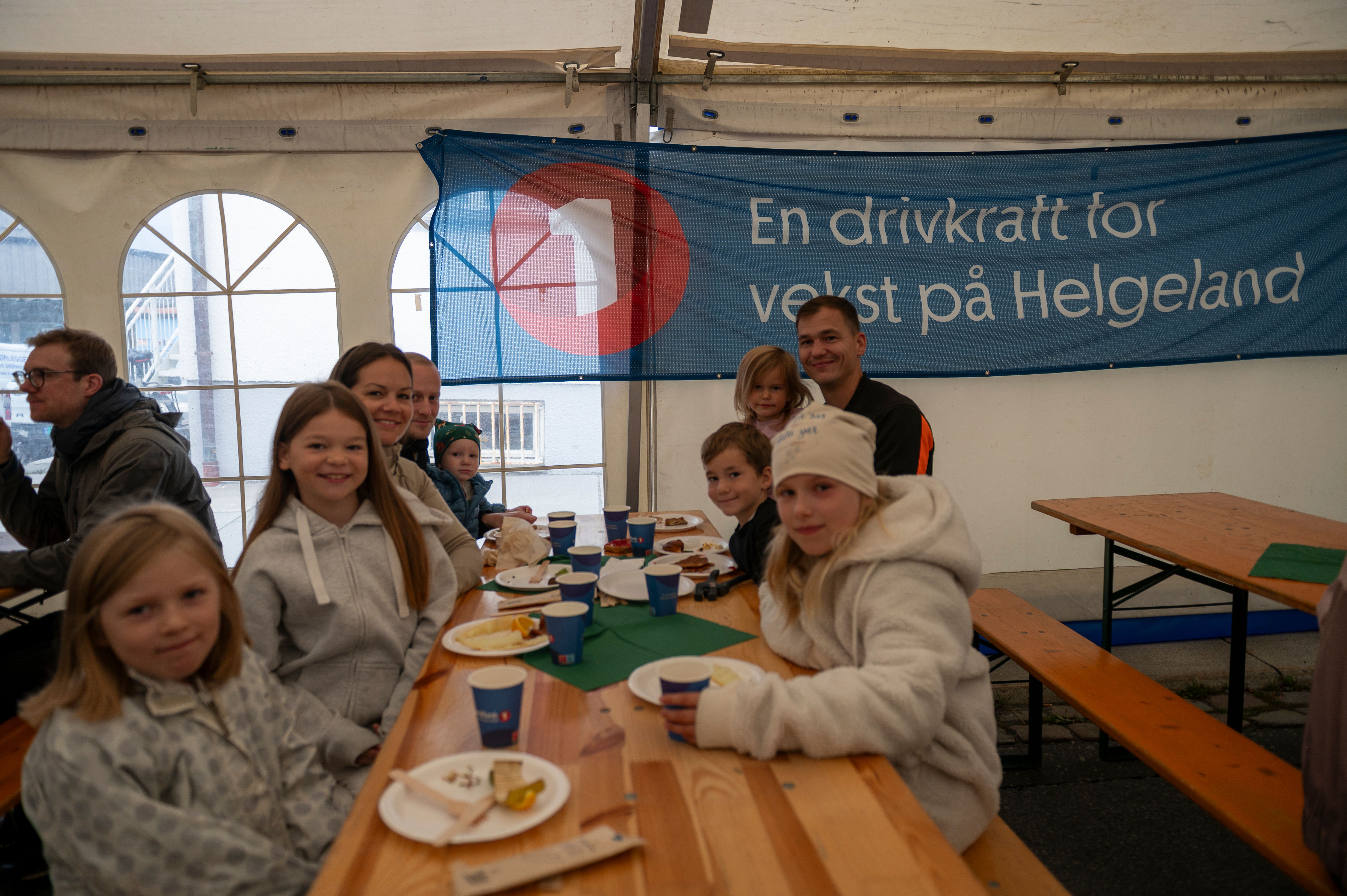 Fullt telt på byfrokosten - banett.no